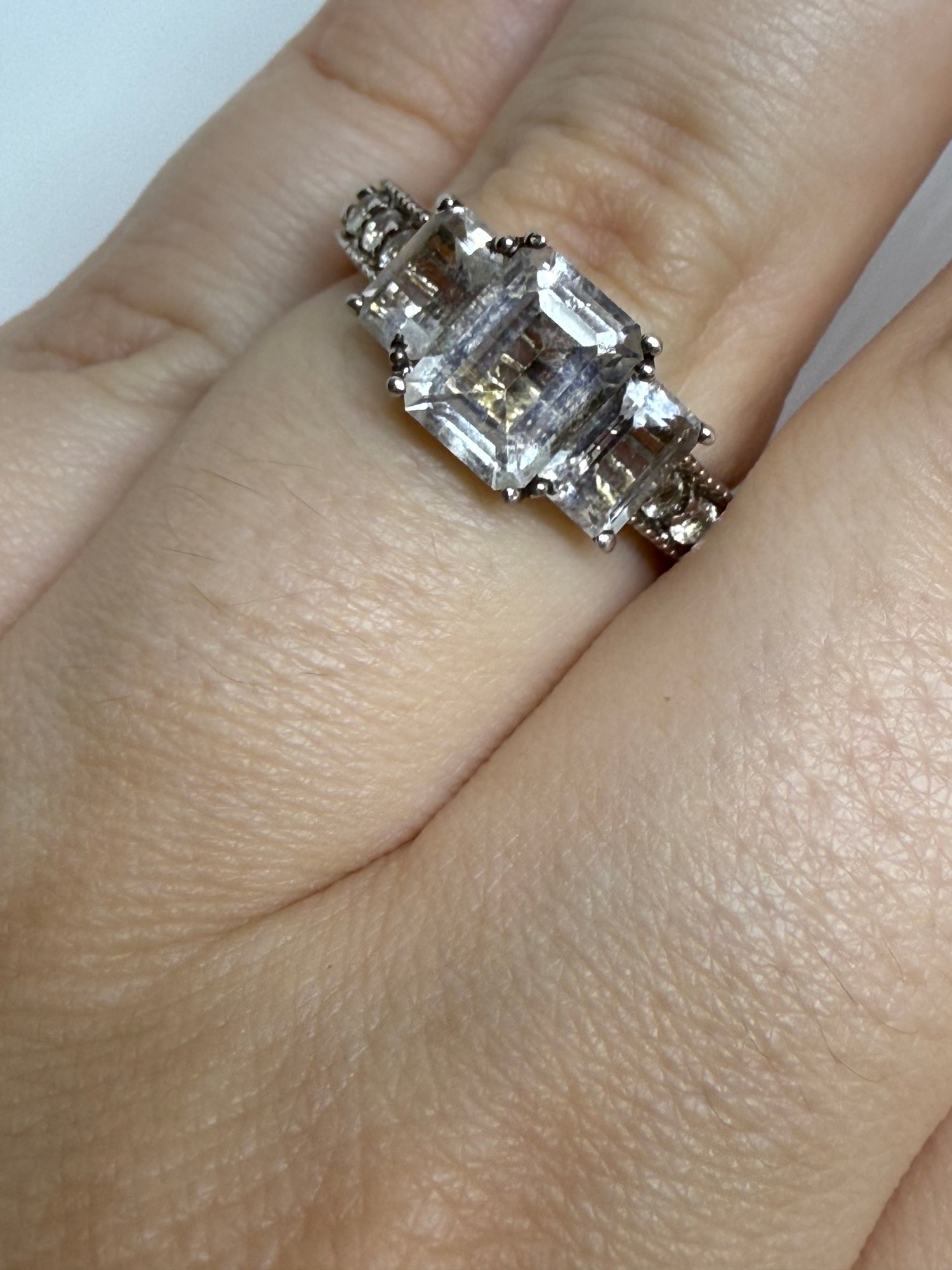 Sterling Silver 925 White Topaz Ring #4557 | Auctionninja.com