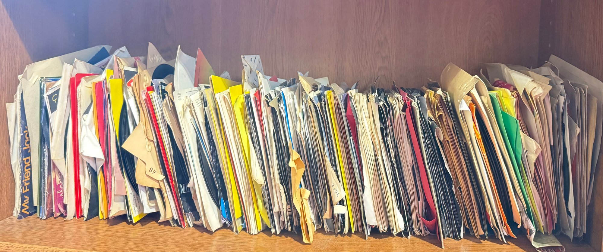 Lof Or Assorted 45s - Vinyl Records #18699 | Auctionninja.com