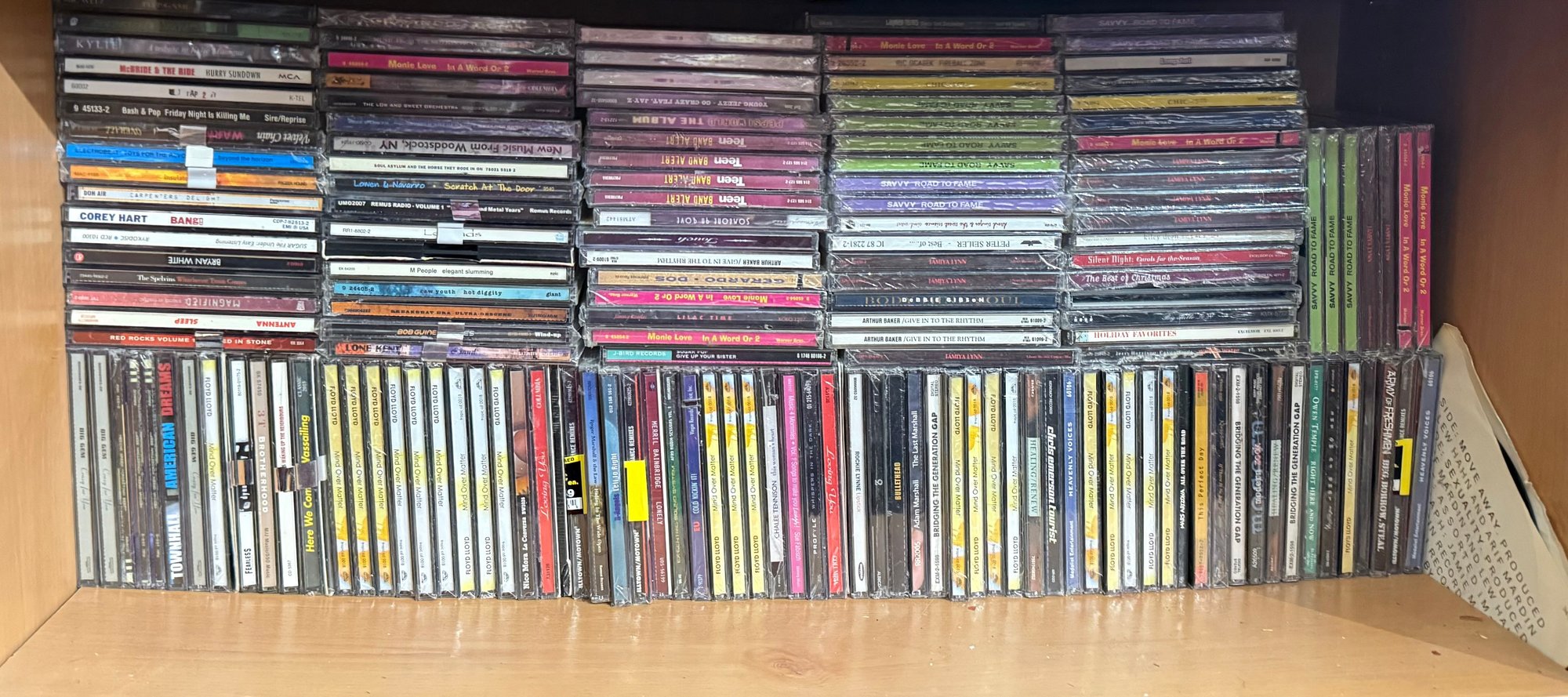 Large Lot Of CDs #18946 | Auctionninja.com