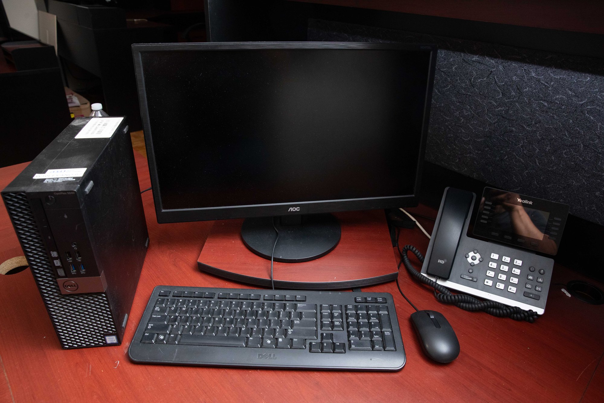 Dell Optiplex 5040 With Monitor Mouse & Keyboard, Yealink SIP-T54W ...