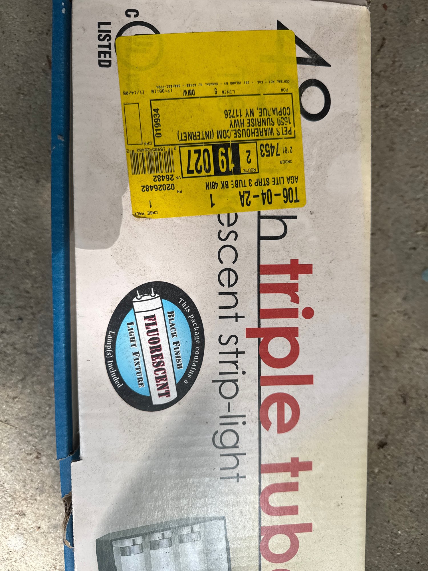 Triple Tube Fluorescent Strip Light With Bulbs - 4 Bulbs In The Box ...