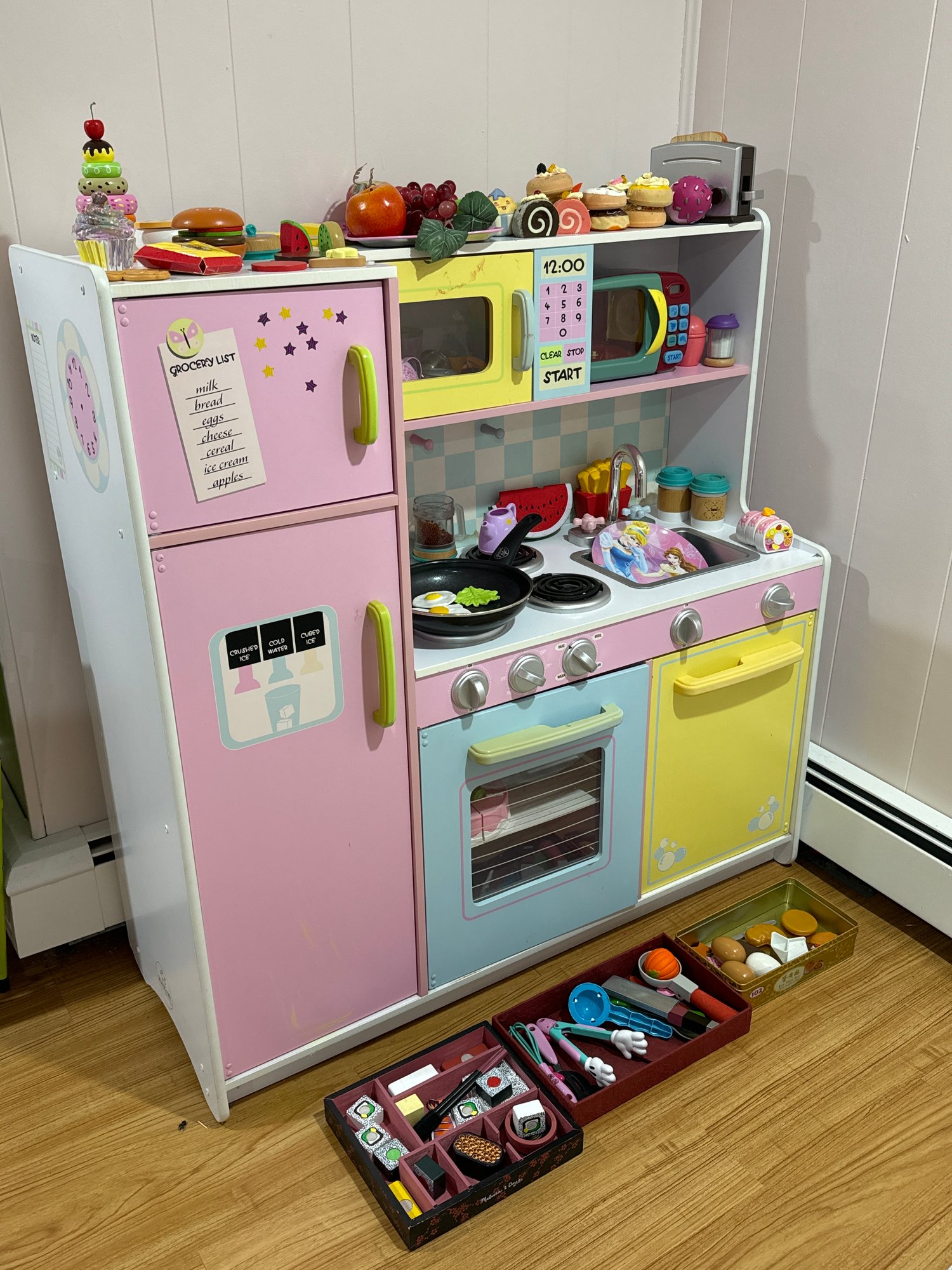 KidKraft Wooden Large Pastel Play Kitchen With Wooden/plastic Toys ...