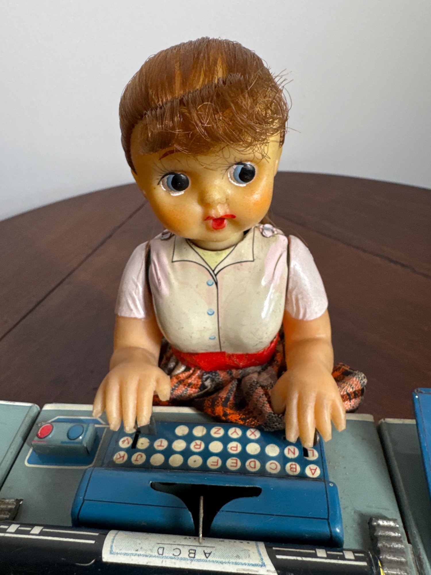 Vintage 1950s Nomura Toy Typewriter Female Tin Doll Battery Operated ...