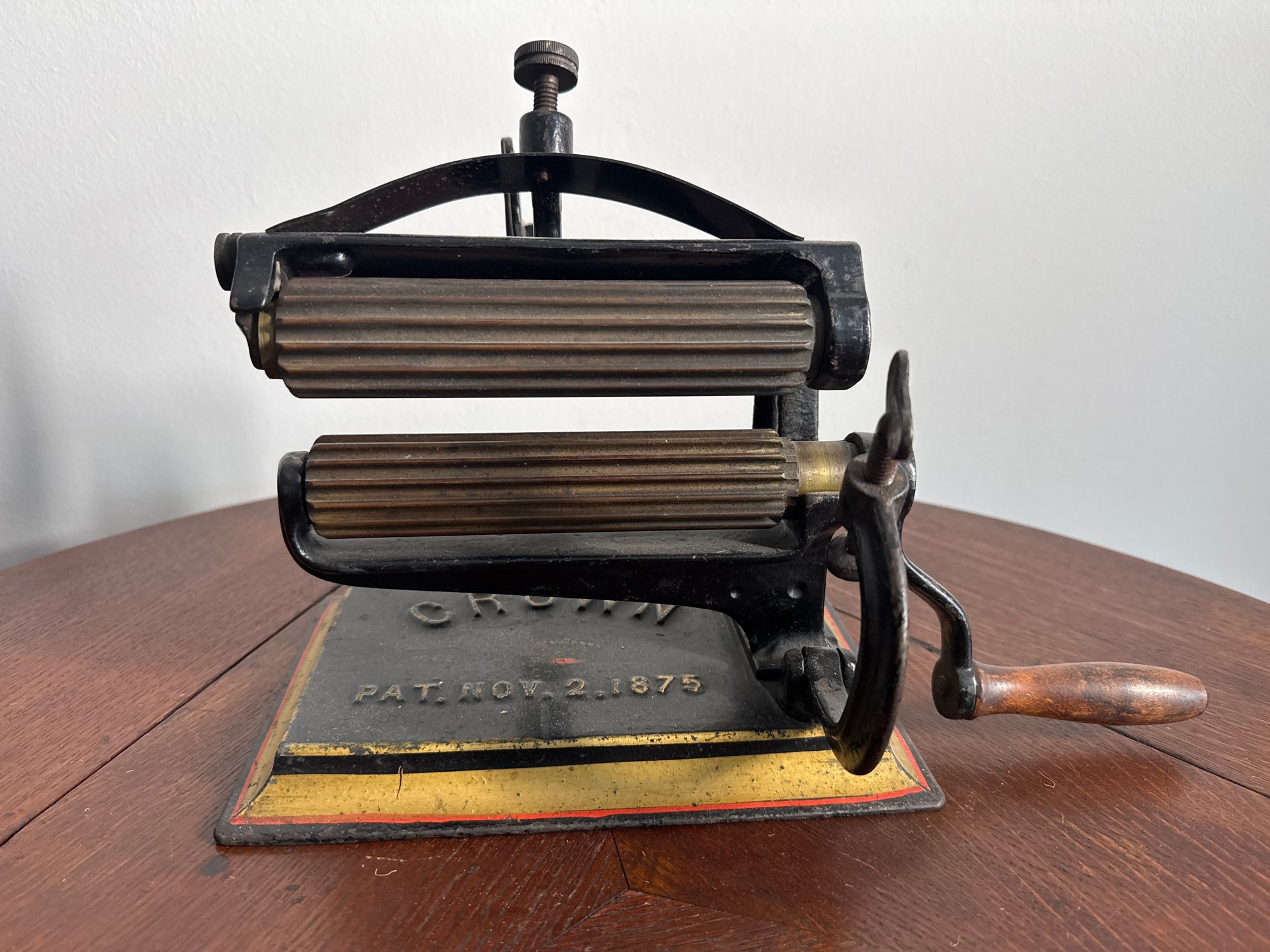 Antique Crown Cast Iron Crimper Pleater Ruffler Roller Fluter Machine ...