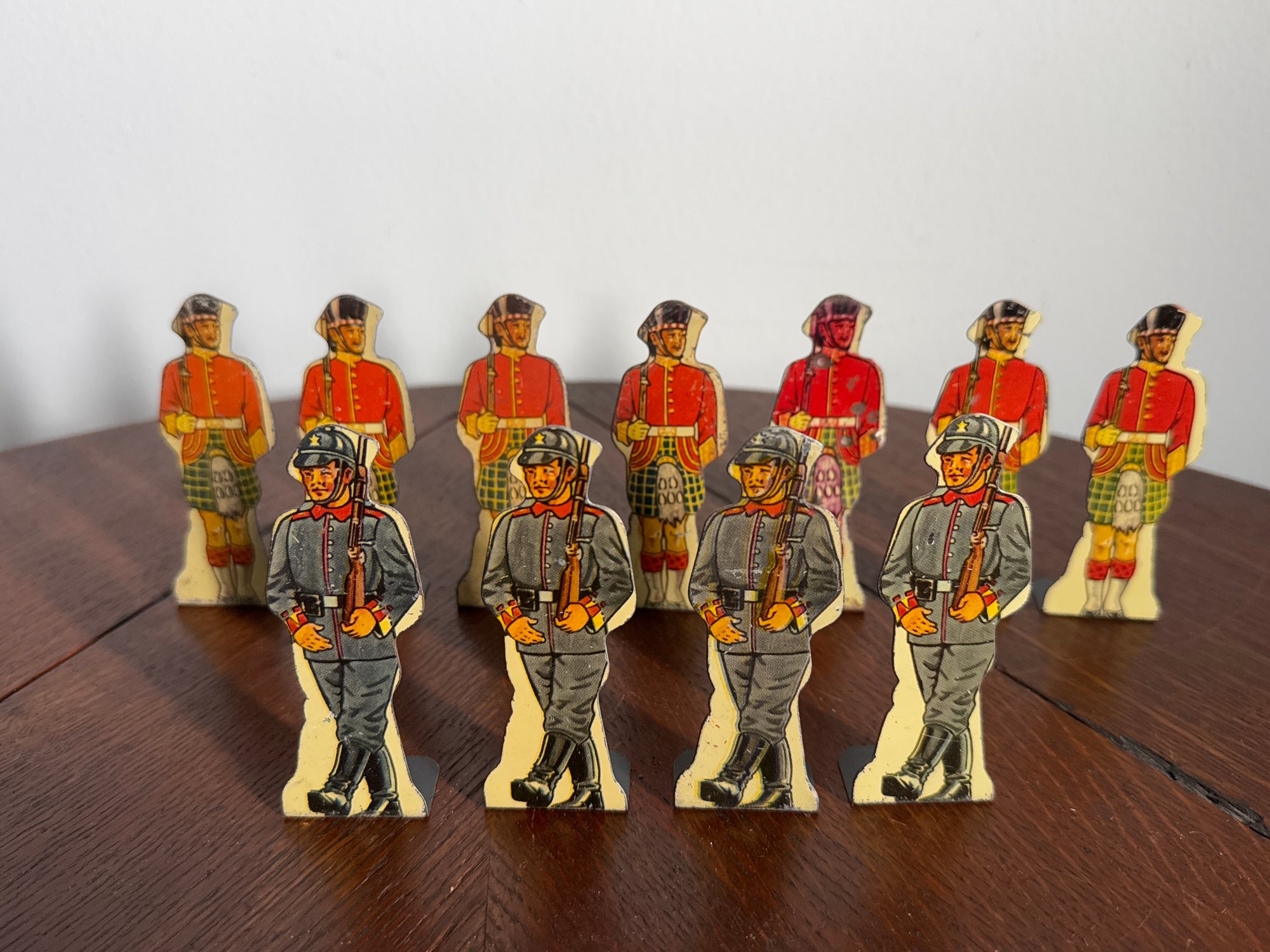 Marx Soldier Toy Soldiers - 11 Total - GORDON HIGHLANDERS & GERMAN ...