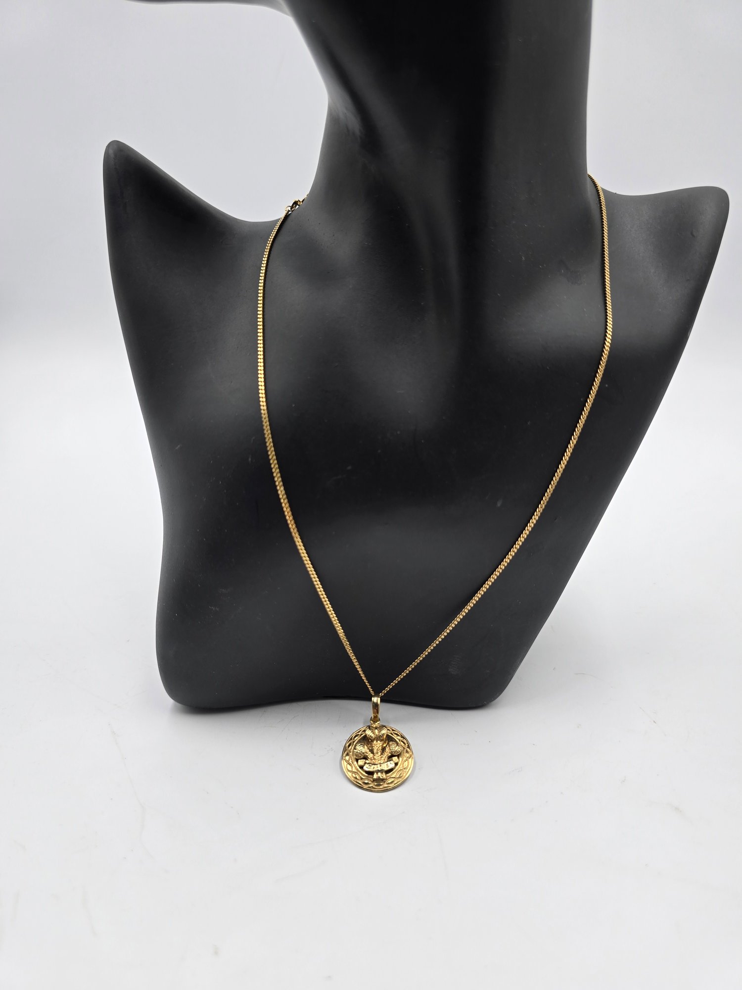 Item 9 9K (375) 18" Gold Necklace/Pendant ICH Dien Marking 7.6grams ...