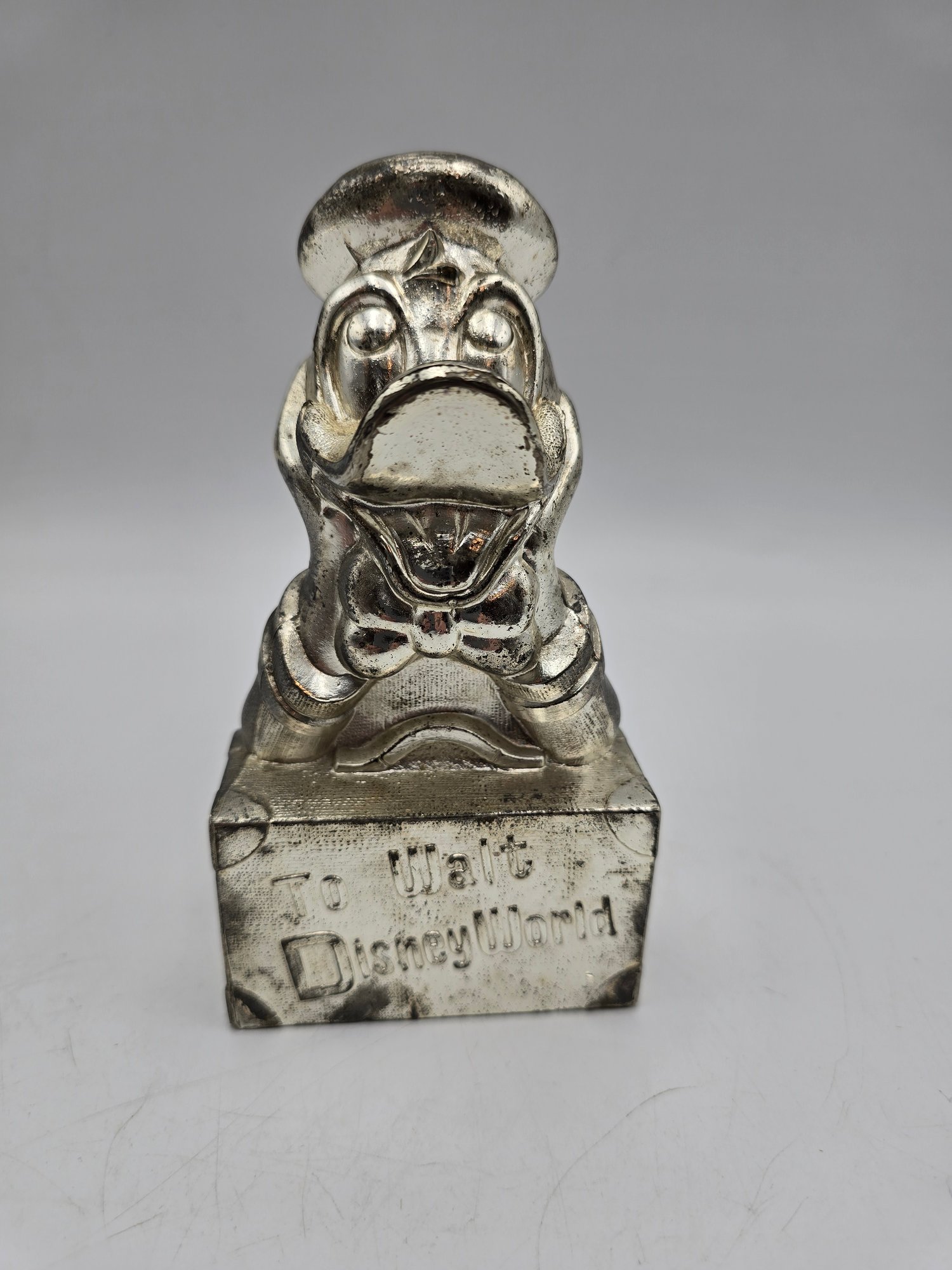 ITEM 166 Walt Disney World Donald Duck Metal Bank 4"x3"x5.75" #6991 ...