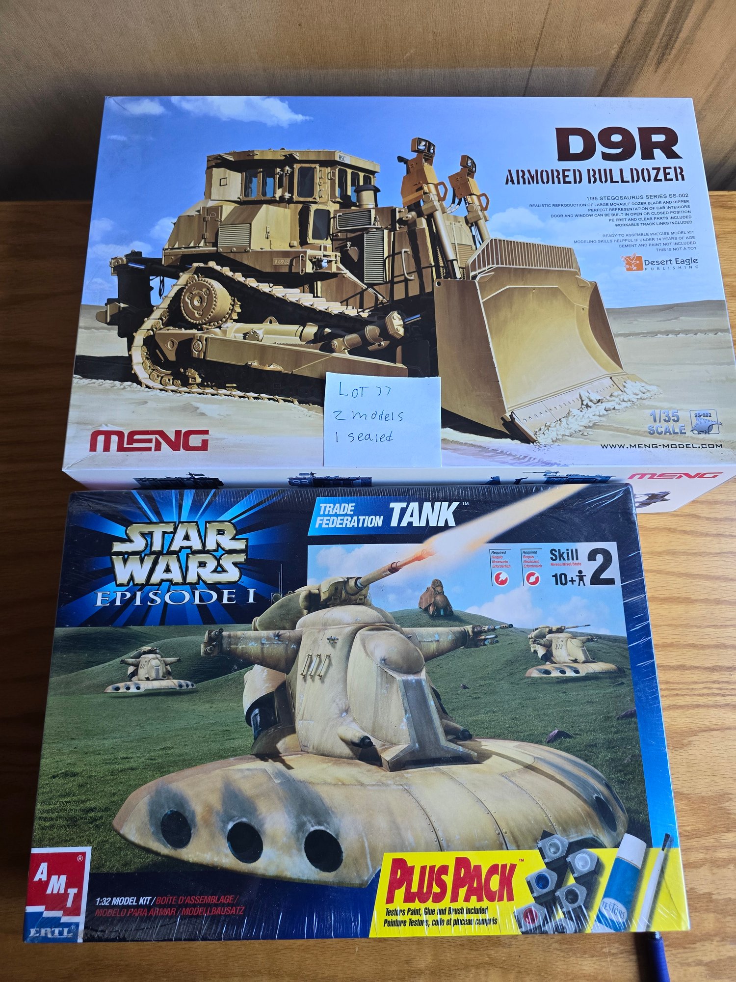 Collection Of Two Model Kits: Armored And Sci-Fi Models-Meng Model D9R ...