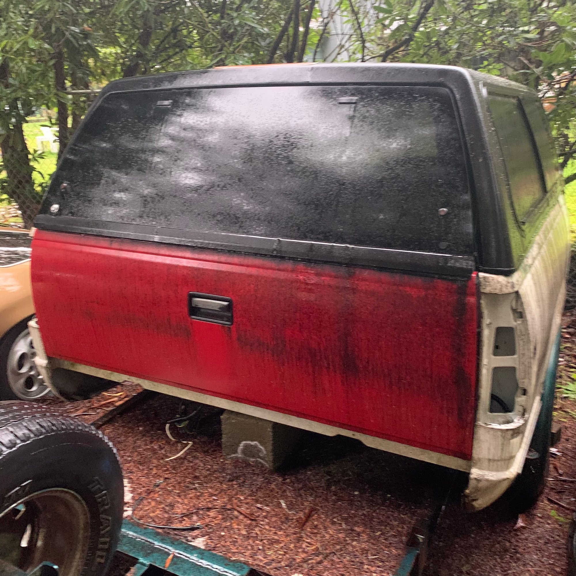 Full Sized Chevy 1500 Pick Up Bed With Canopy #2085 | Auctionninja.com