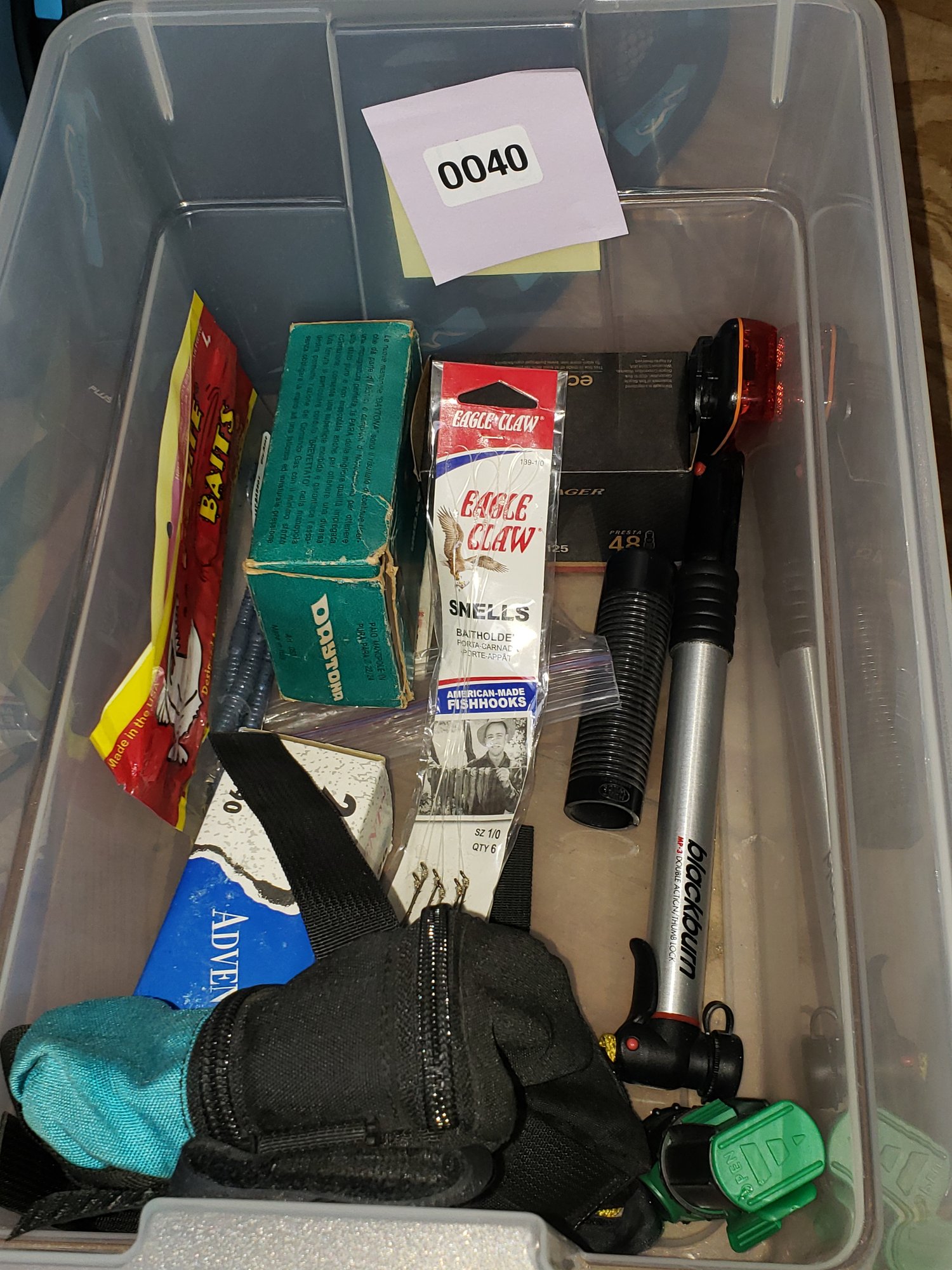 040 - BIN WITH MISC ITEMS #20968 | Auctionninja.com