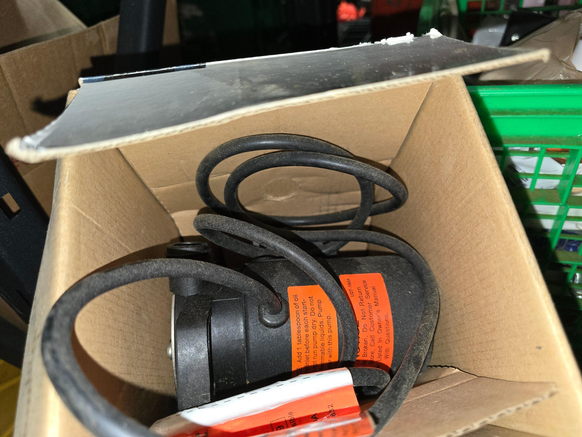 158 - Flote Pompe And Crate Of Items And Blue Pump - Tool Boxes Not ...