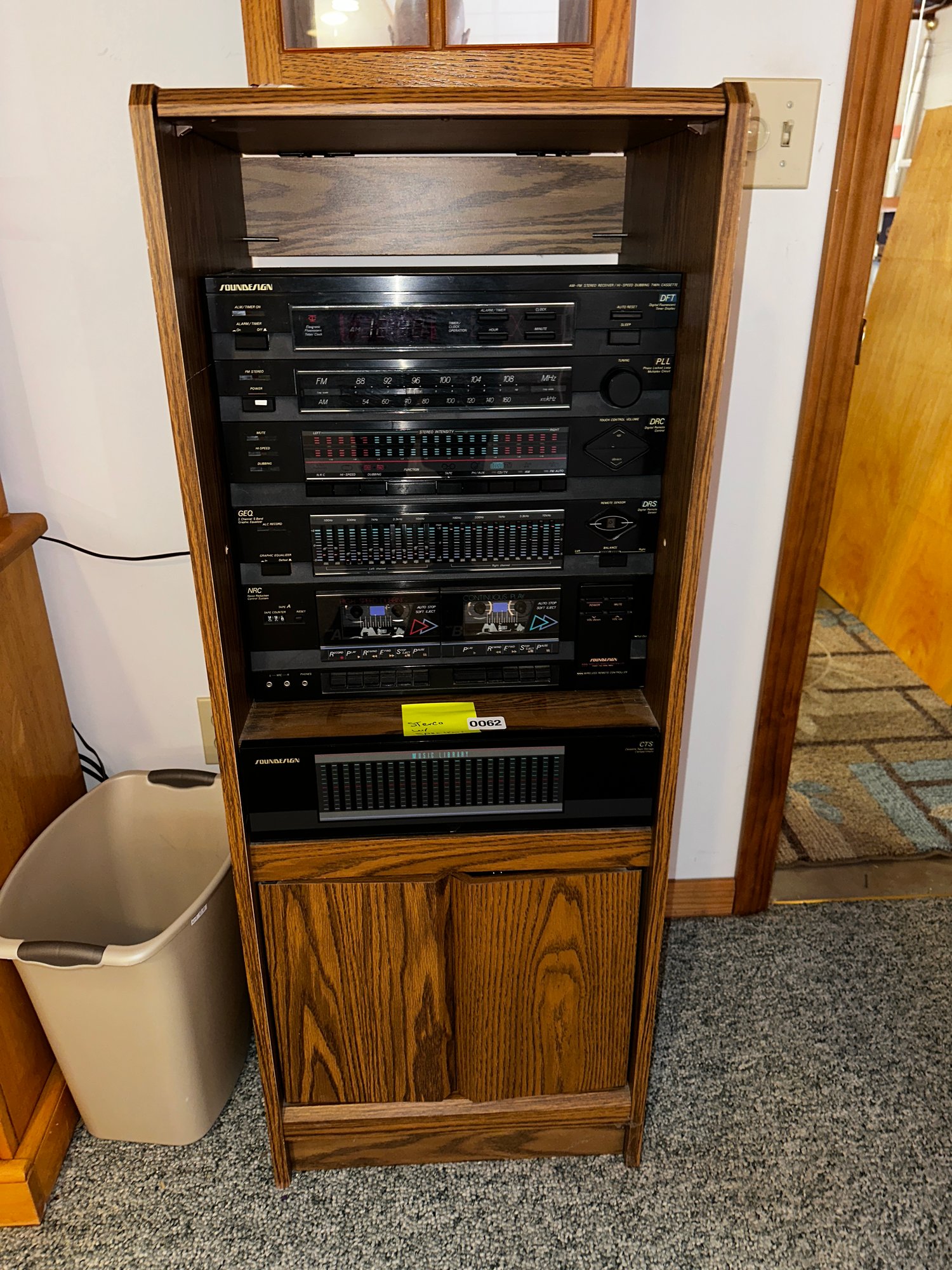 062 - STEREO WITH OPTIMUS SPEAKERS #23020 | Auctionninja.com