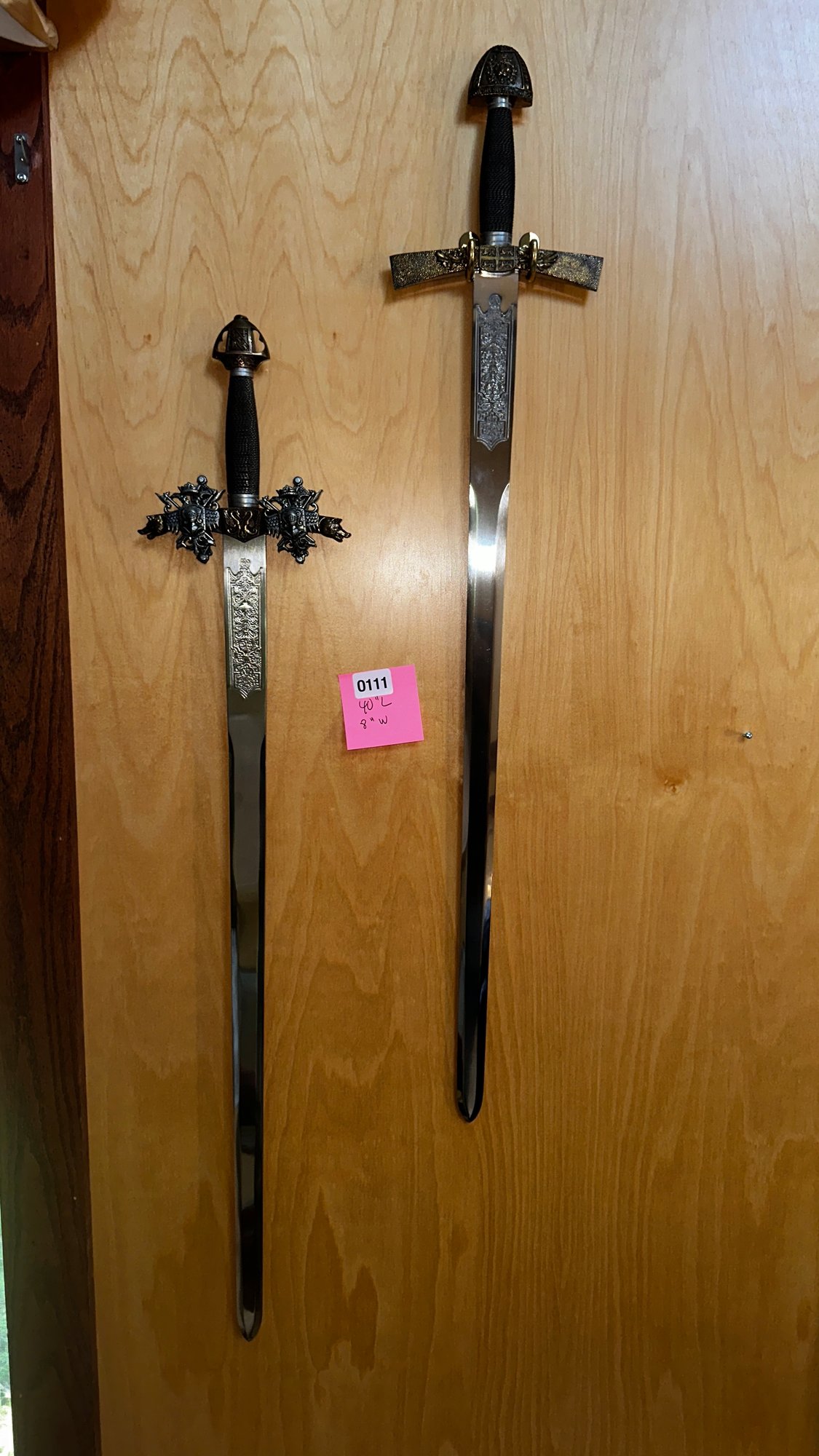 111 - TWO VERY NICE VINTAGE SWORDS - MEDIEVAL #19872 | Auctionninja.com