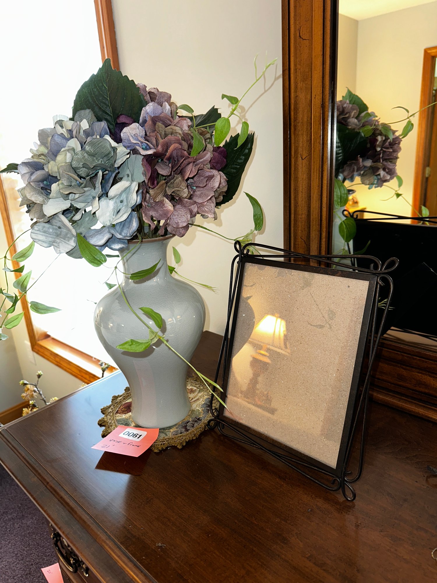 061 - VASE W/ FAUX AND FRAME #23263 | Auctionninja.com