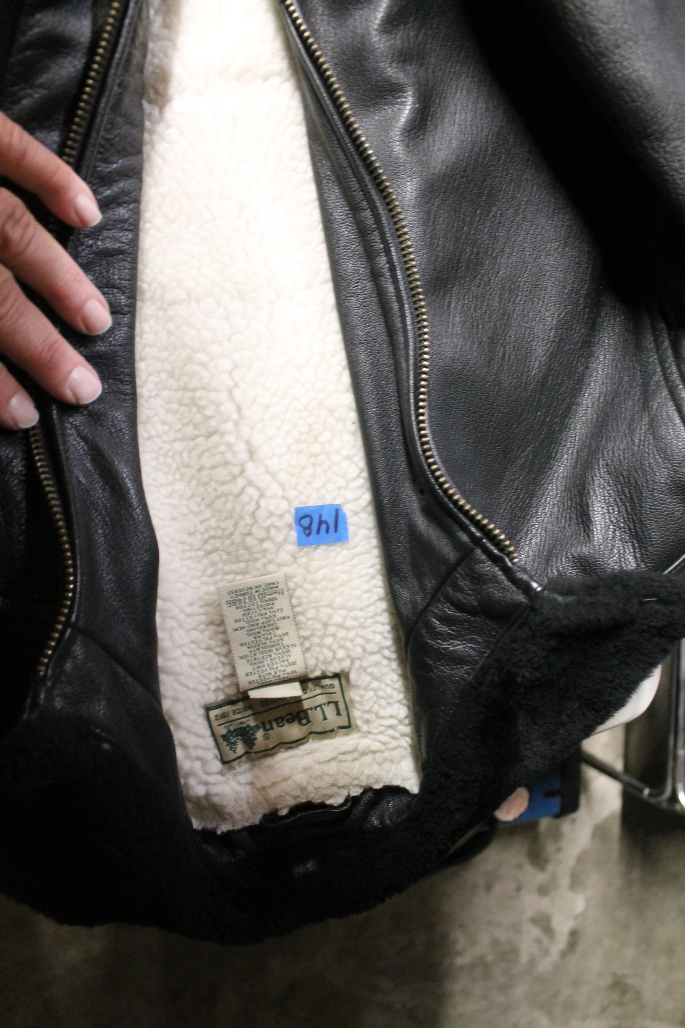 148 ~ LL BEAN LEATHER BOMBER JACKET SIZE SMALL #25996 | Auctionninja.com
