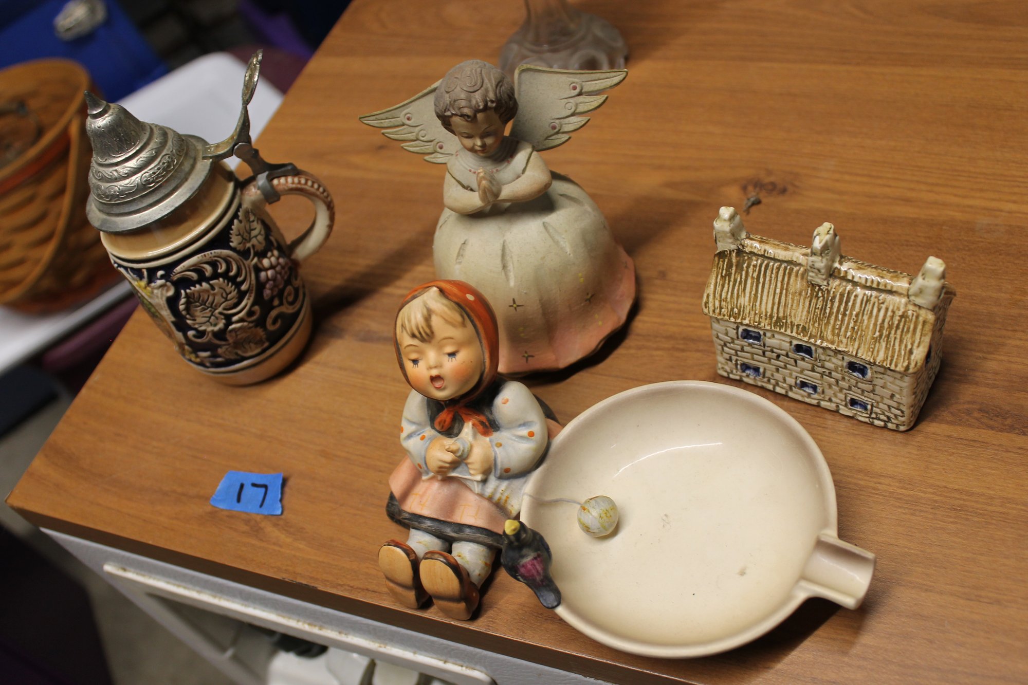 17 ~ HUMMELL , STEIN AND OTHER #21000 | Auctionninja.com