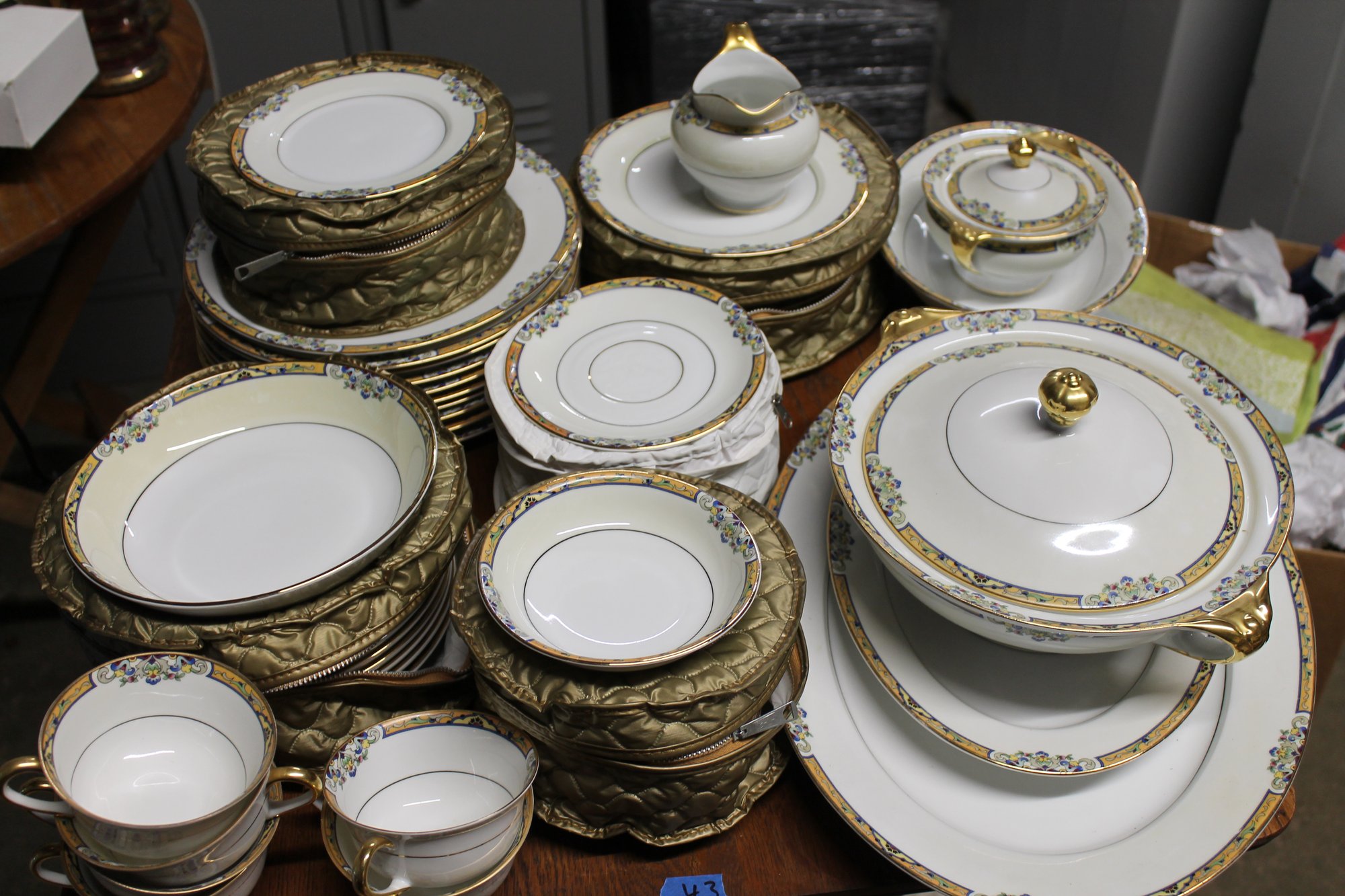 43 ~ BAVARIAN 10 PLACE SETTING WITH EXTRAS #21027 | Auctionninja.com