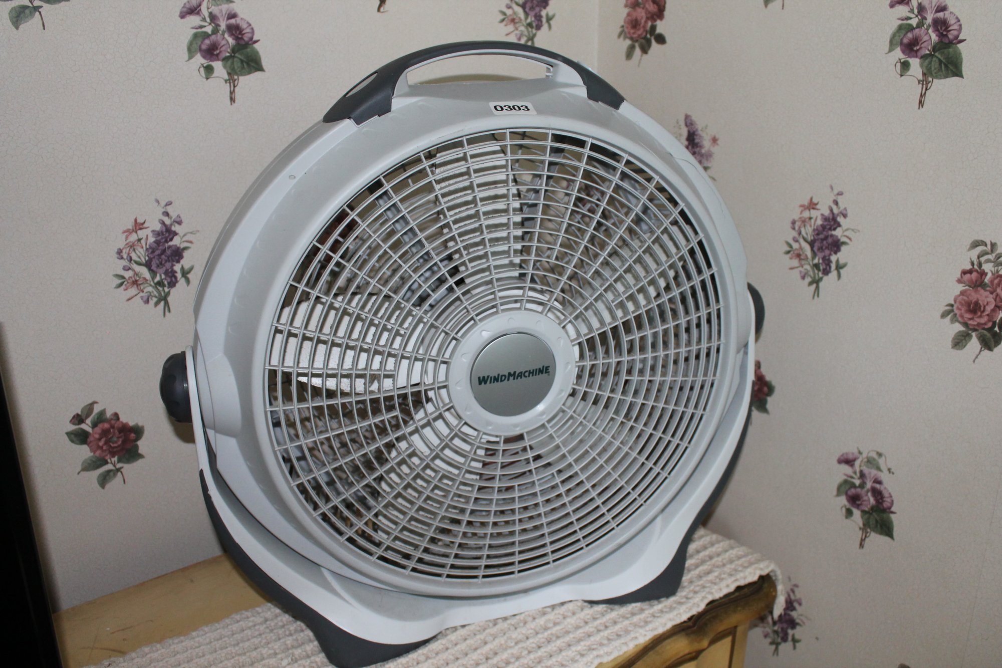 303 ~ HI VELOCITY FAN #21258 | Auctionninja.com