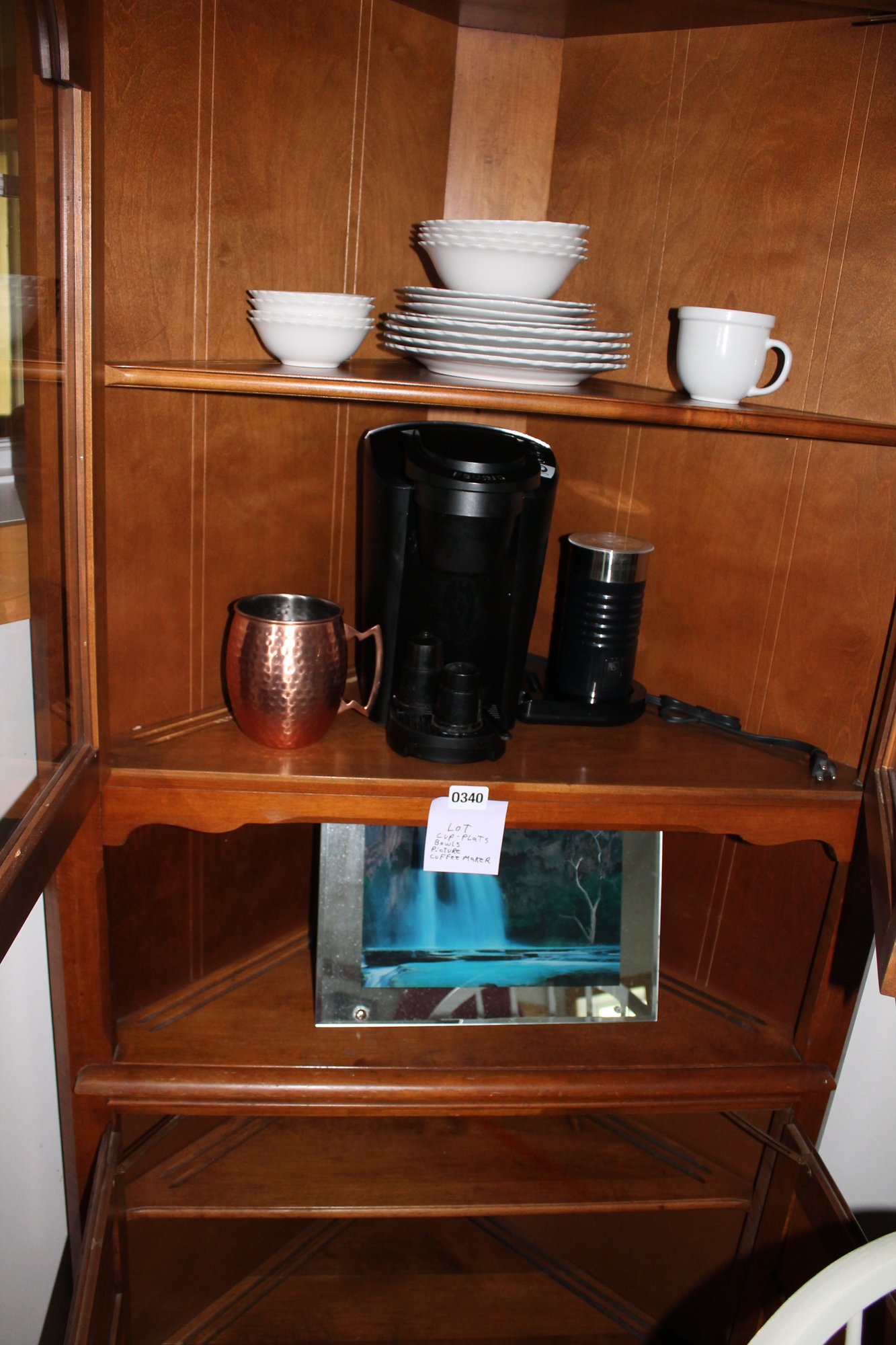 340 ~ Contents In Cabinet #21329 | Auctionninja.com