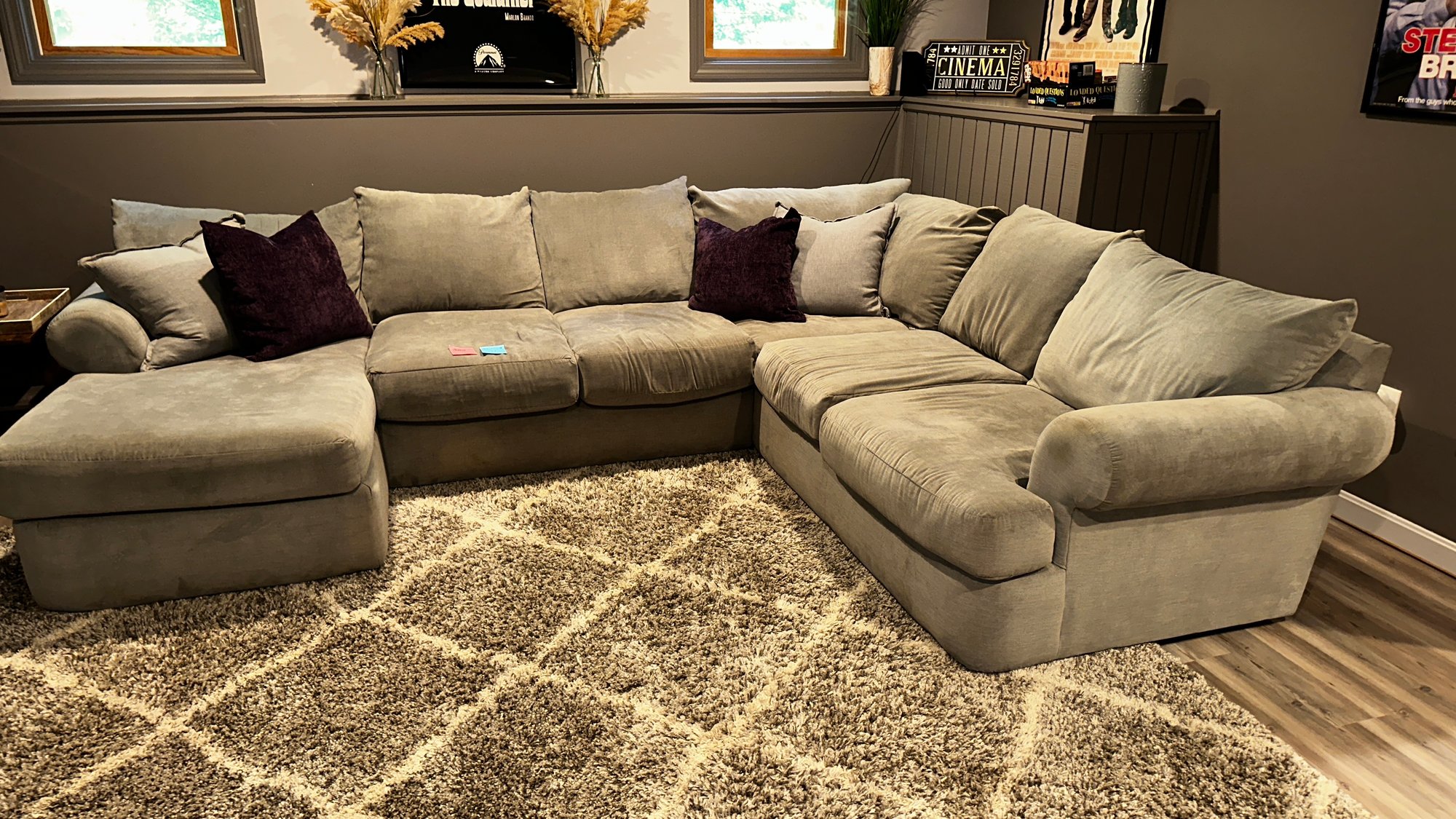 038 - JORDAN'S FURNITURE SECTIONAL SOFA - IN GREAT CONDITION - SIZE 9FT ...