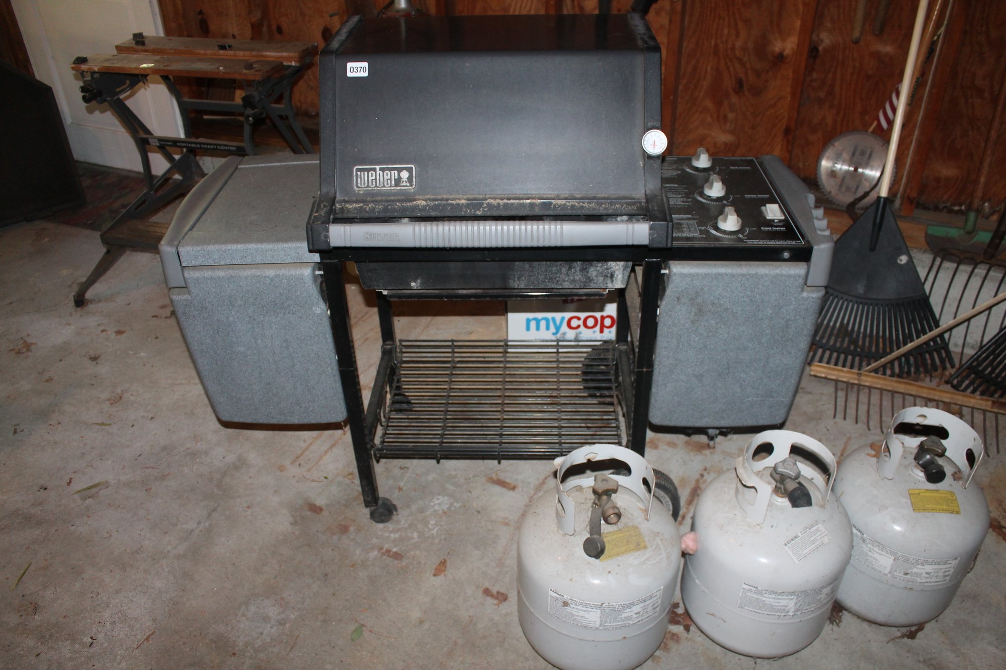 370 ~ WEBER PROPANE GAS GRILL WITH SIDE SHELVES AND 3 TANKS CLASSIC ...