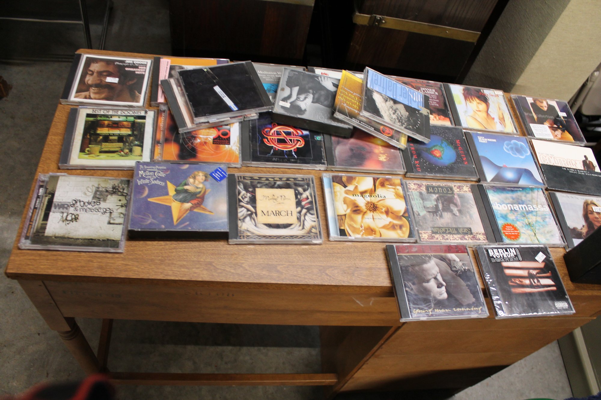 86 ~ COLLECTION 32 CDS #22556 | Auctionninja.com