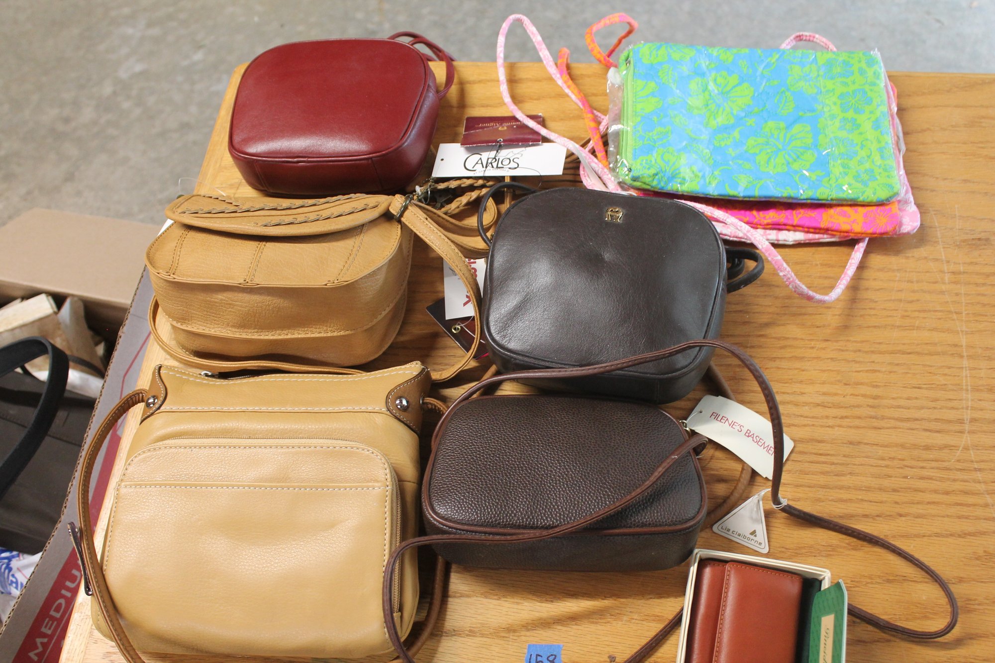 158 ~ Collection New Purses All With Tags #29133 | Auctionninja.com