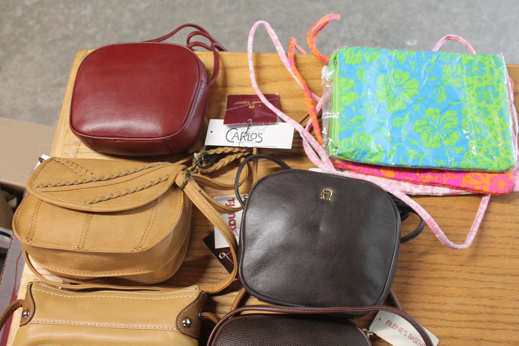 158 ~ Collection New Purses All With Tags #29133 | Auctionninja.com