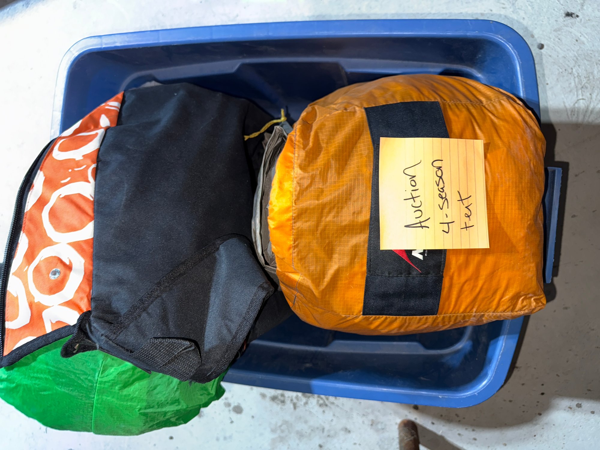 282 - WINDSURFING TRAINING KIT AND 4 SEASON TENT #25584 | Auctionninja.com