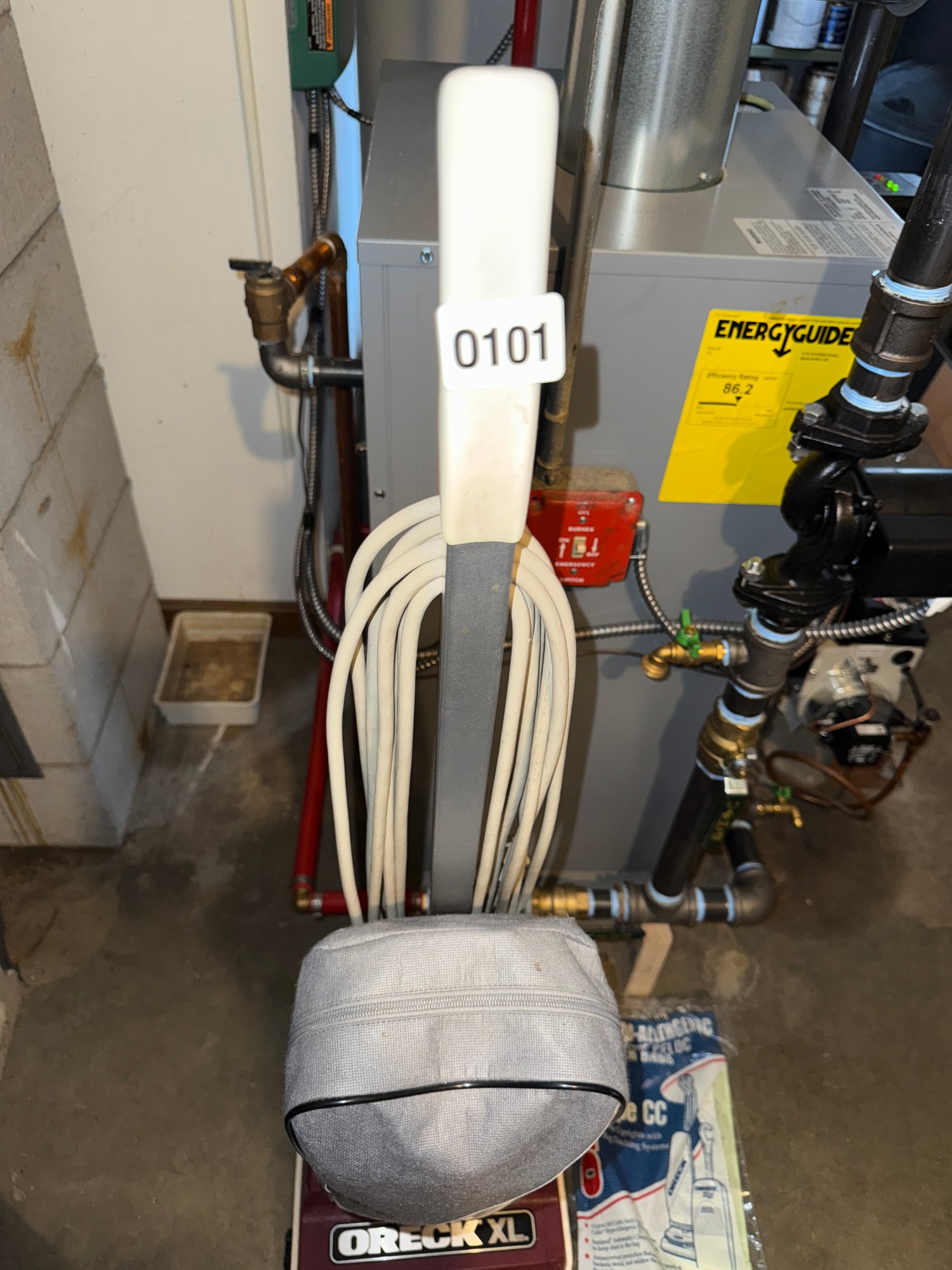 101 - ORECK XL COMMERCIAL VACUUM CLEANER INCLUDES BAGS #25790 ...