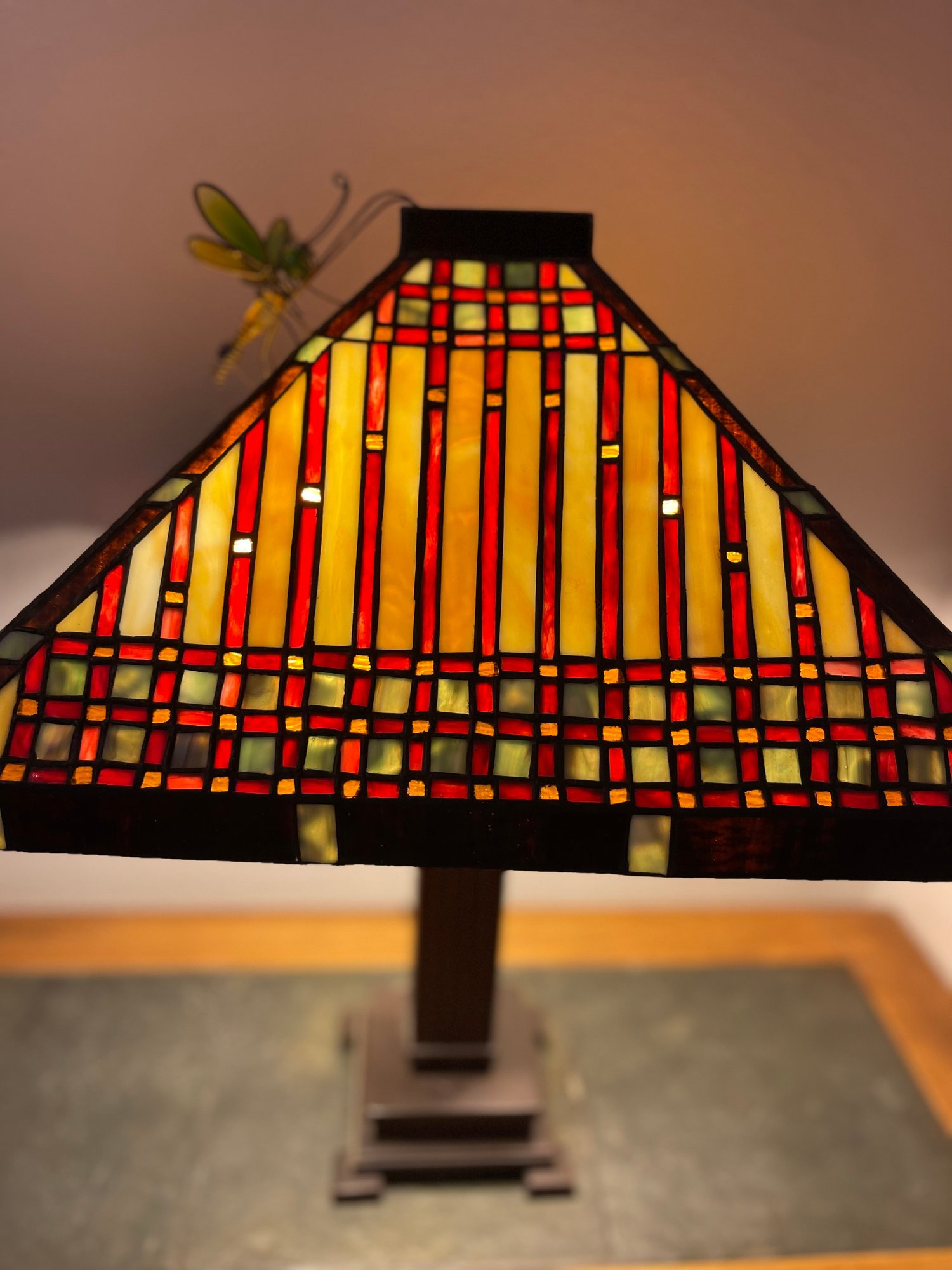 Tiffany Inspired Lamp #8855 | Auctionninja.com