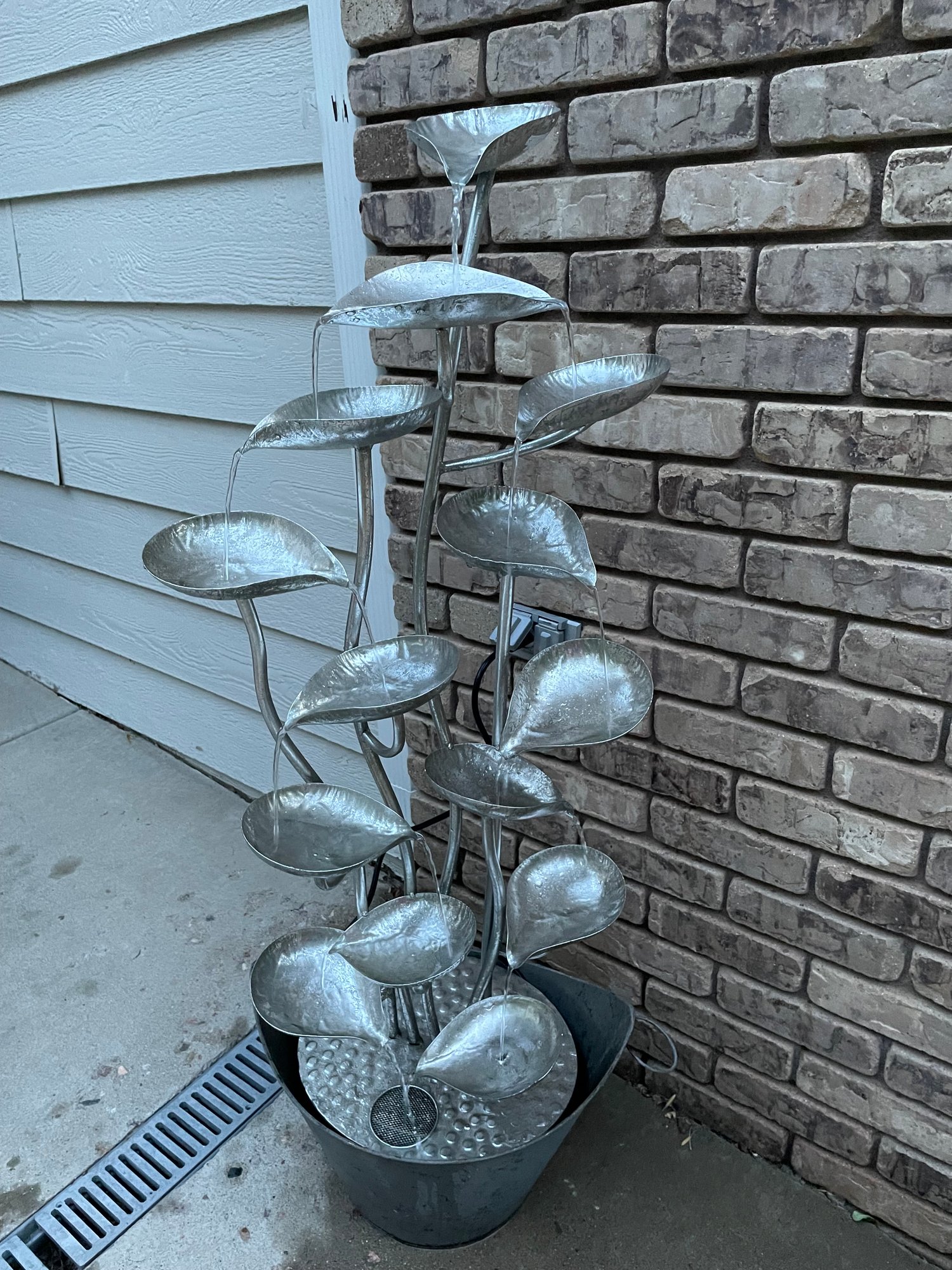 Cascading Laves Metal Water Fountain #7944 | Auctionninja.com