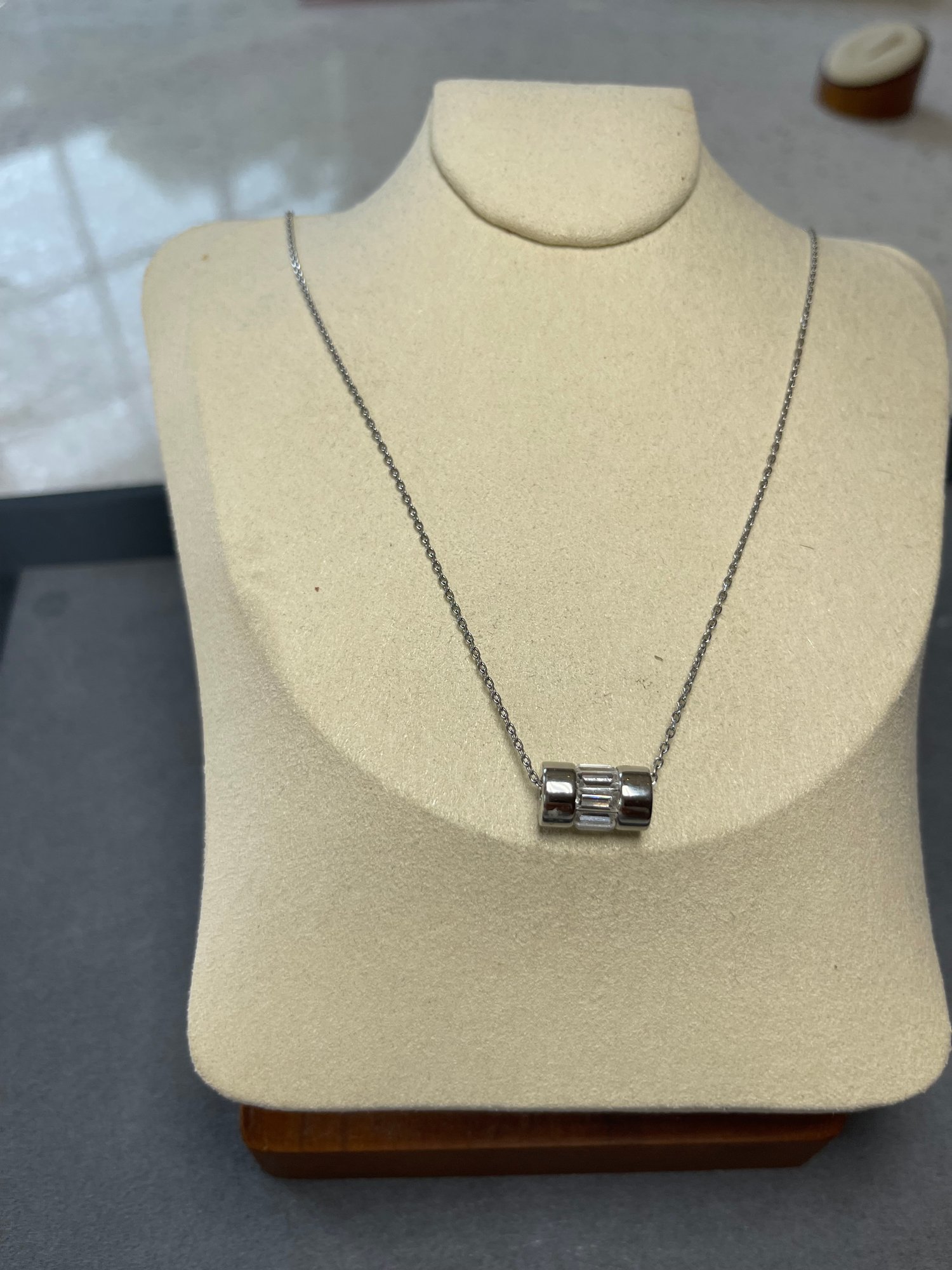 Michael Kors Crystal Park Avenue Capsule Pendent Necklace #8362 ...