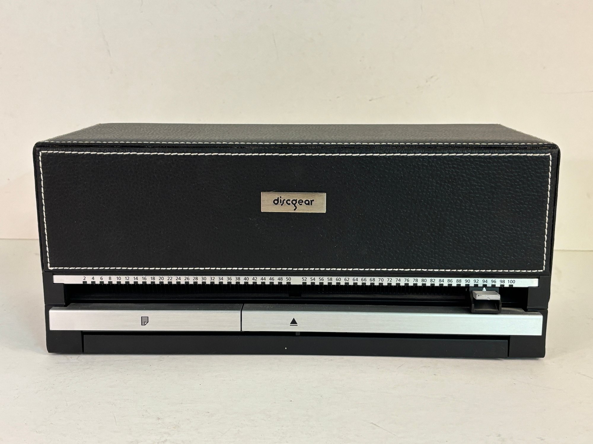 DiscGear 100 Auto CD/DVD Organizer #18392 | Auctionninja.com