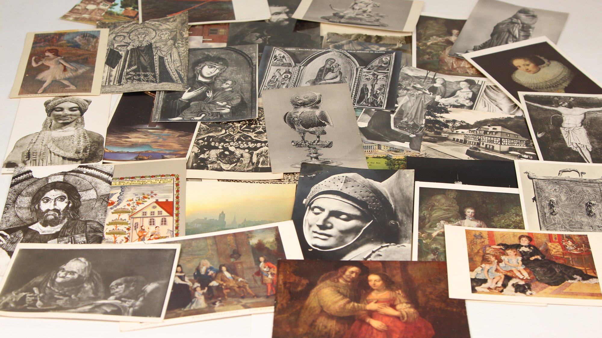 LARGE LOT OF VINTAGE POSTCARDS #1672 | Auctionninja.com