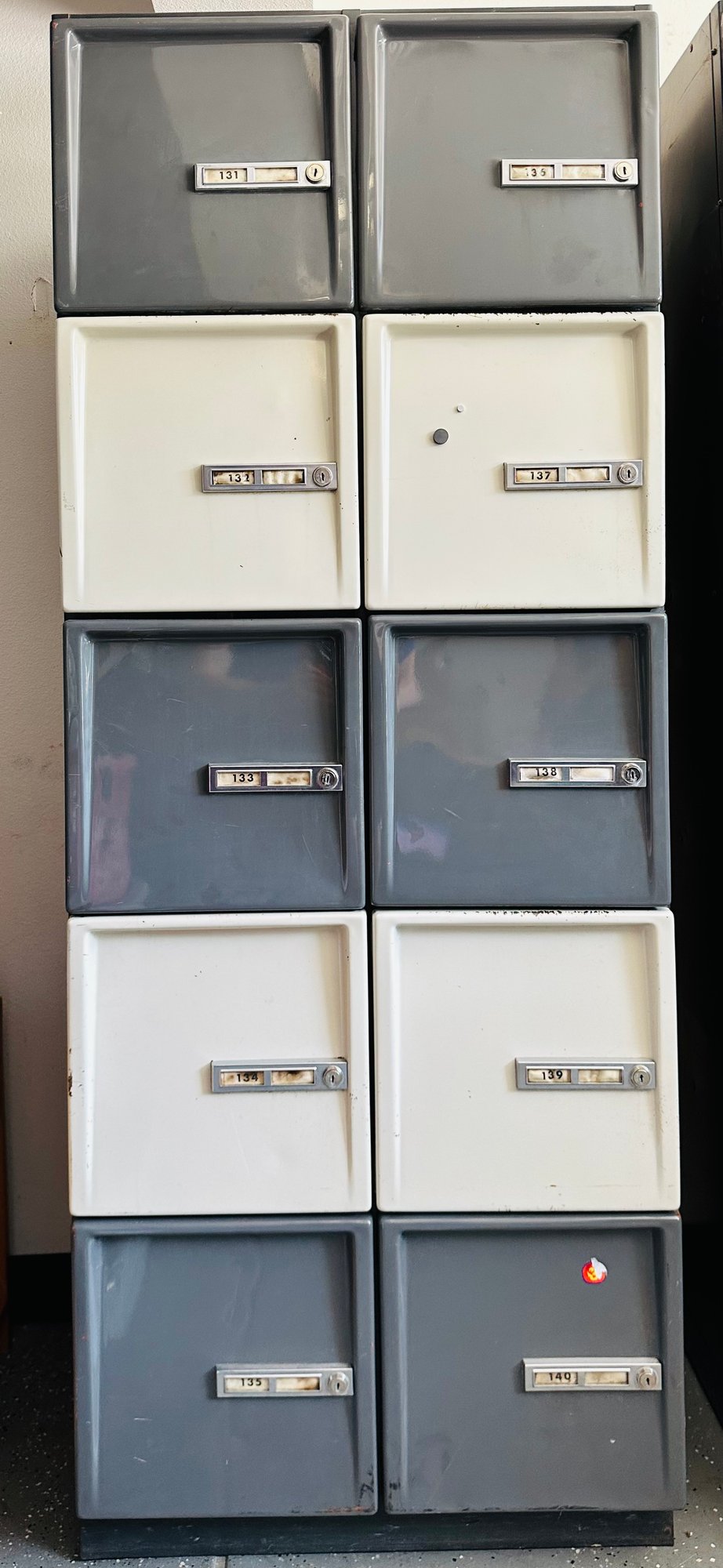 Old-school Metal Locker Unit 1 Of 5 With Keys #140604 | Auctionninja.com