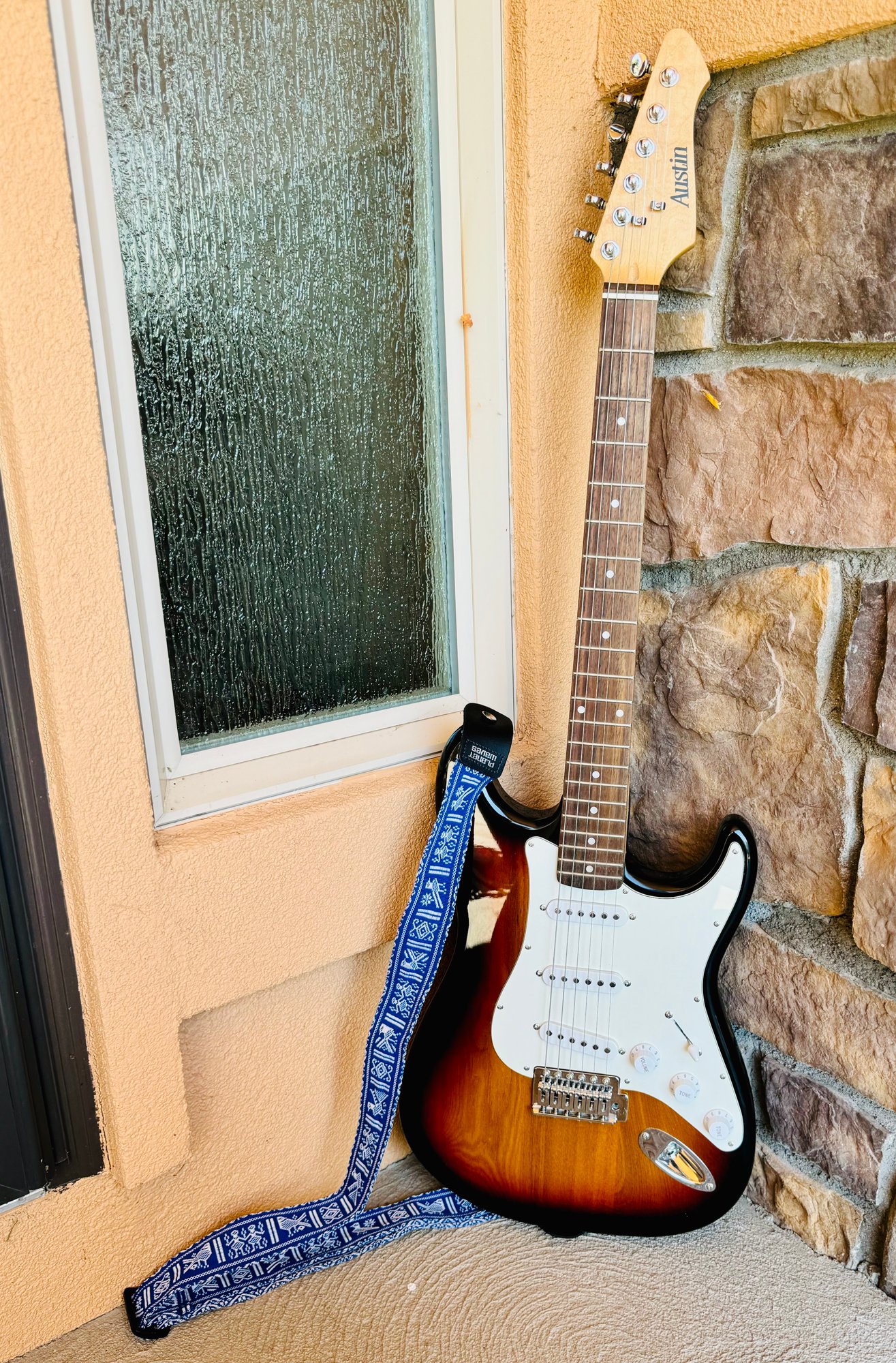 Austin Sun Burst Stratocaster Style Electric Guitar With Case #206946 ...