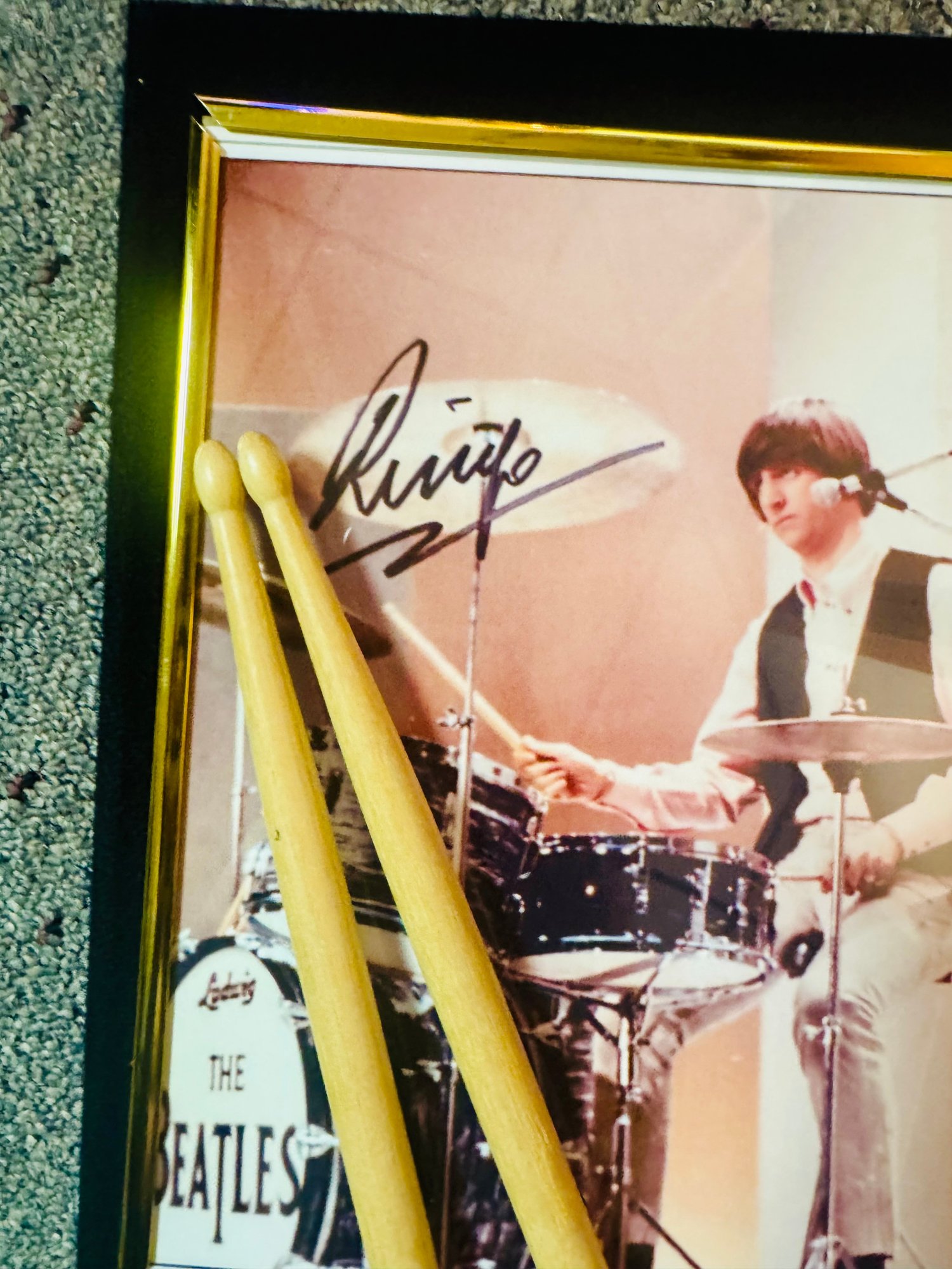 Autographed Ringo Starr Photo With Ringo Starr Drumsticks #252334 ...