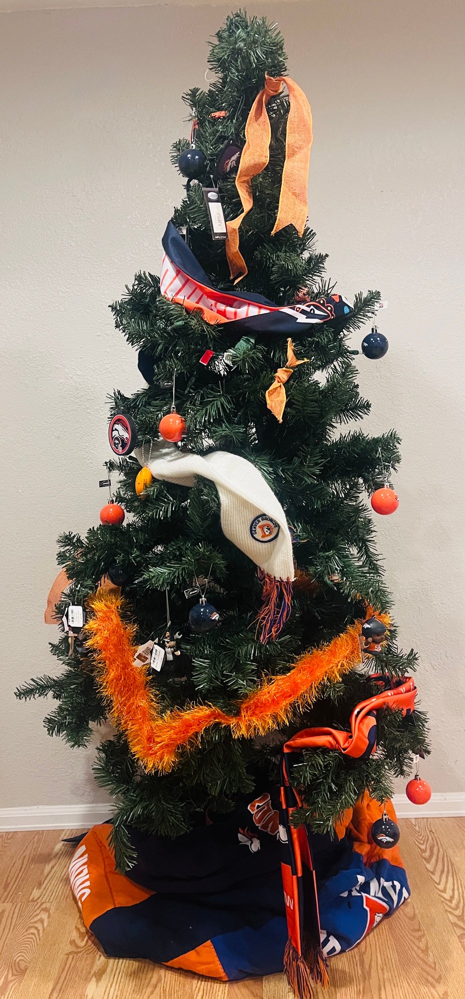 Broncos Themed Christmas Tree #220272 | Auctionninja.com