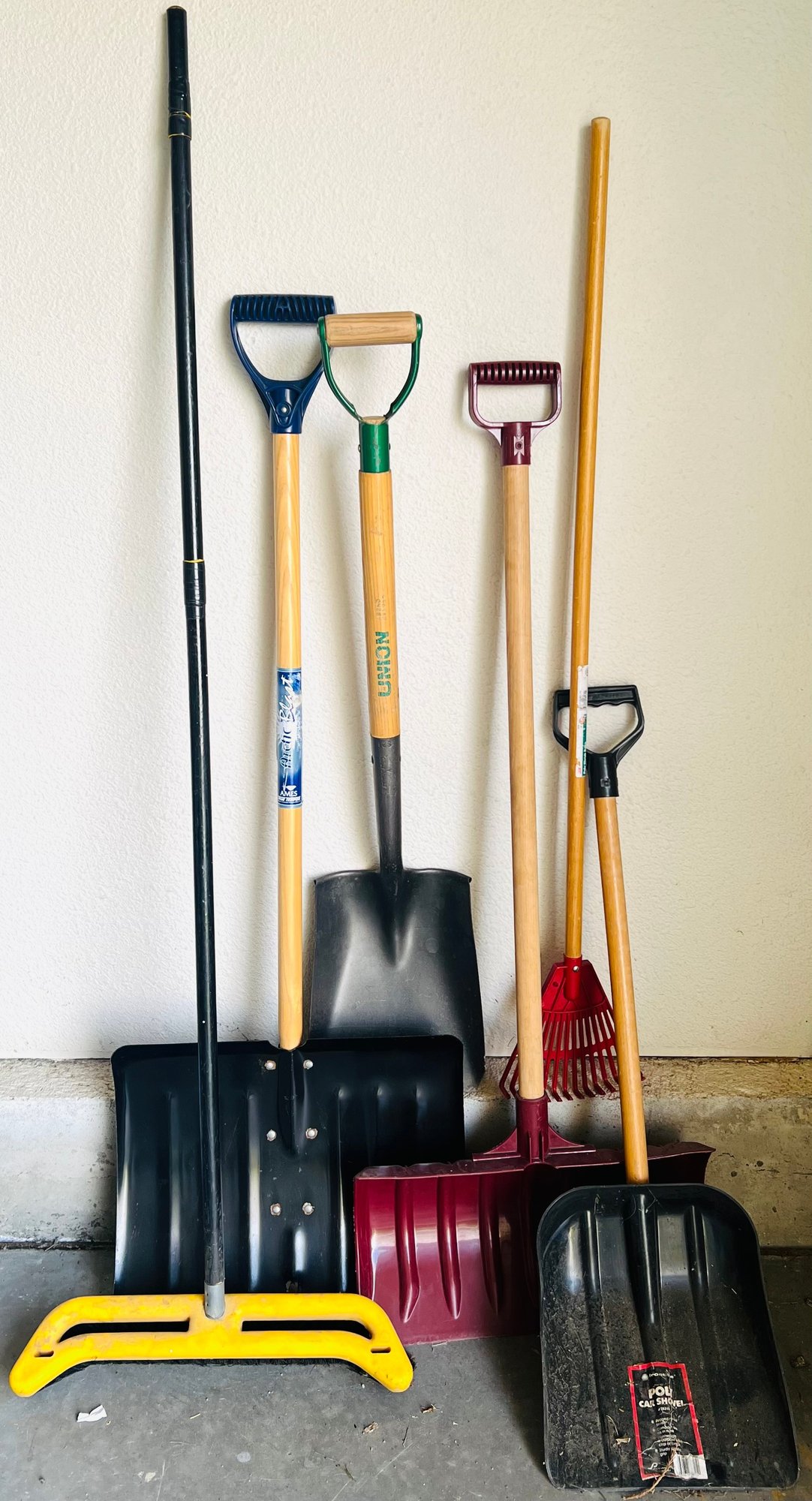 Collection Of Yard Tools #228716 | Auctionninja.com