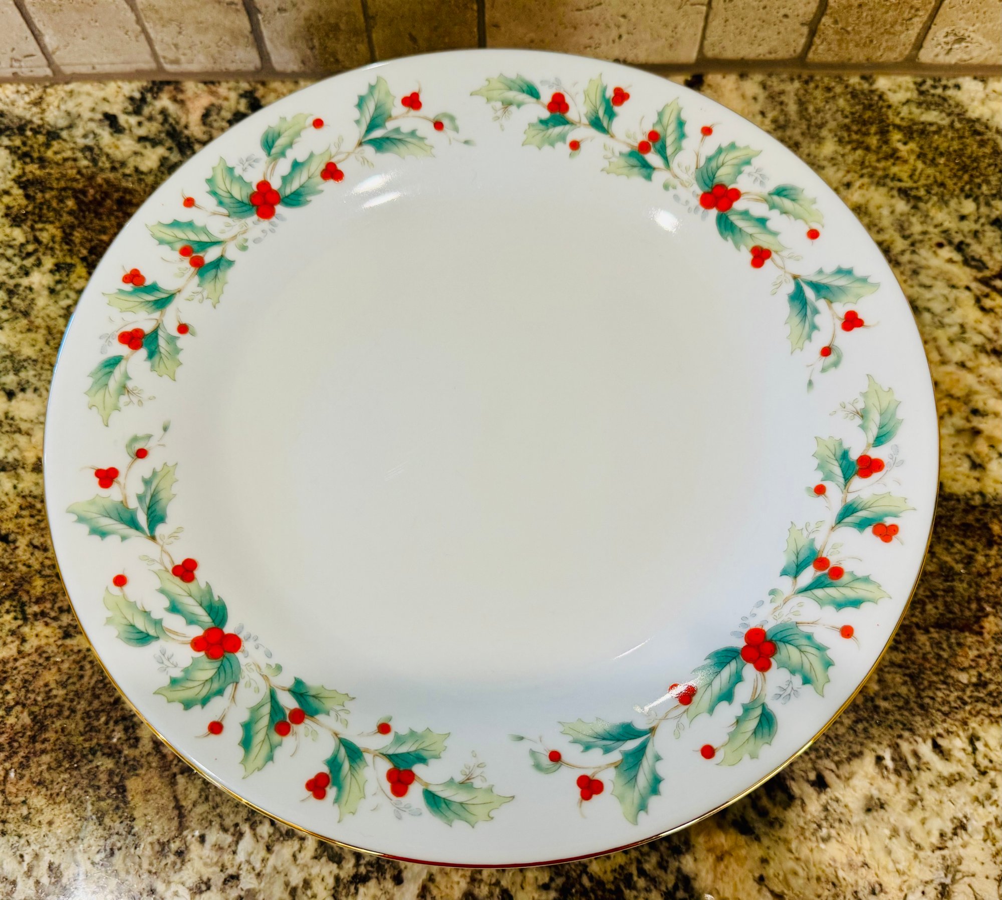 China Pearl Fine China Noel Dinner Set #194970 | Auctionninja.com