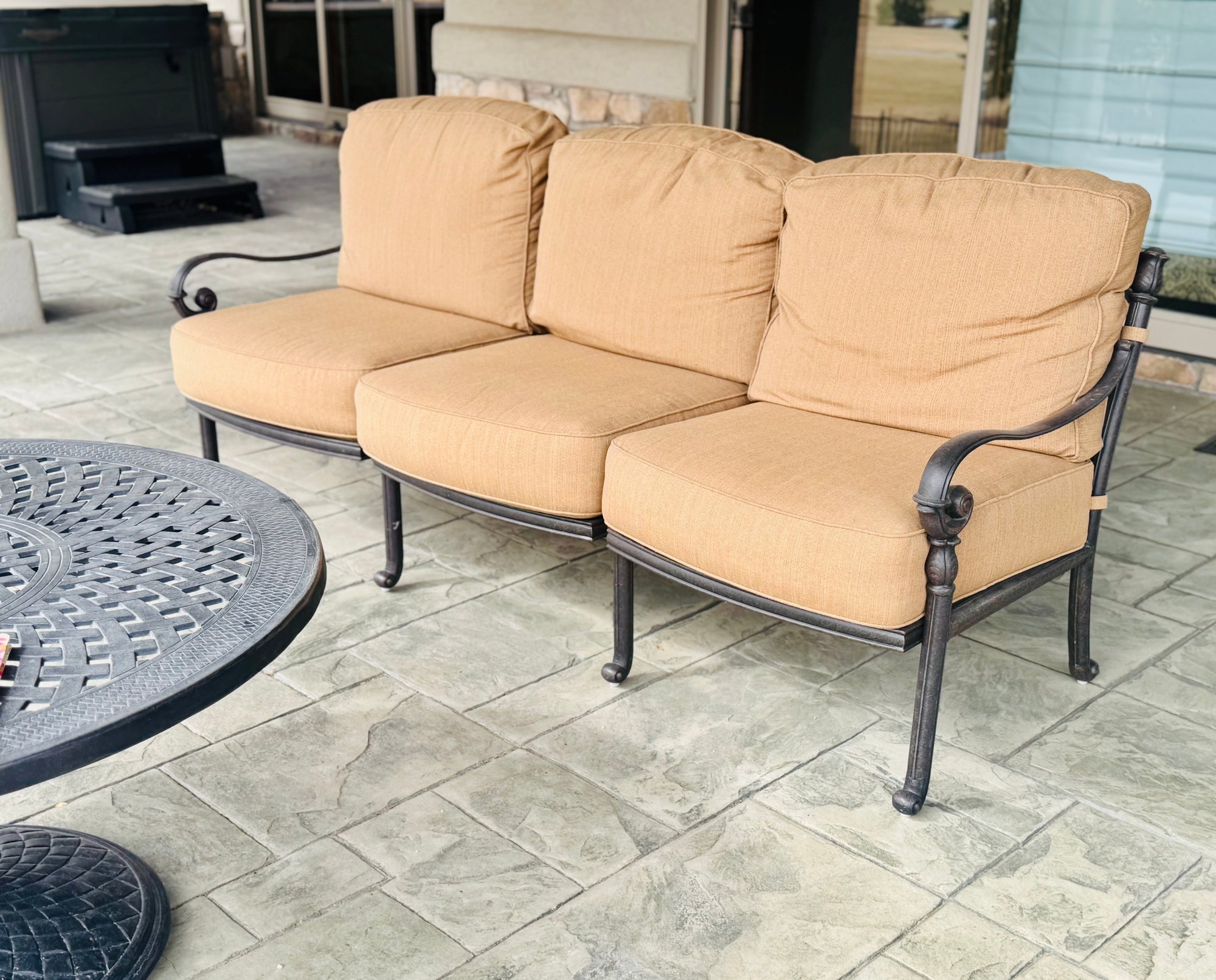 Luxury Hanamint Outdoor Metal Cushioned Sofa #224801 | Auctionninja.com