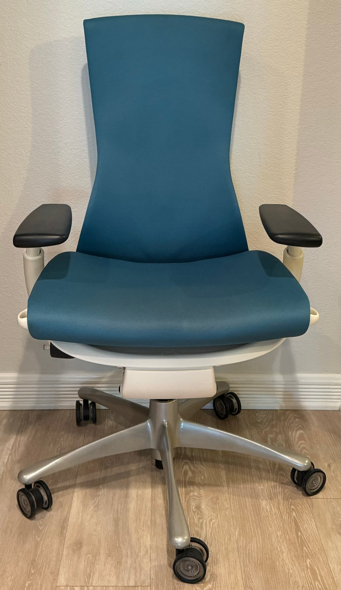 Herman Miller Logitech Embody Gaming Chair #197404 | Auctionninja.com