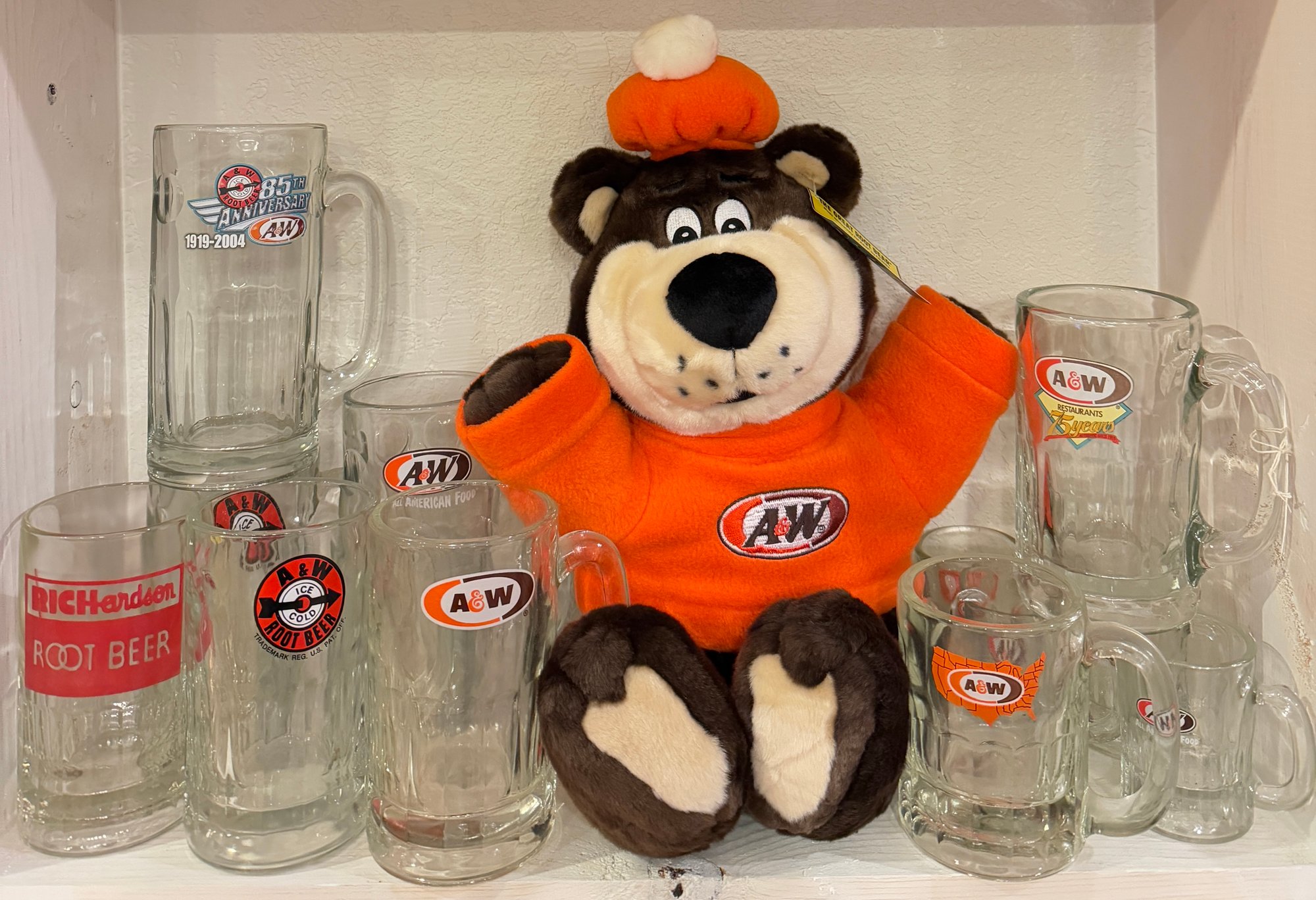 A&W Root Beer Lovers - Lots Of Steins And Vintage Guns Rooty Plush ...