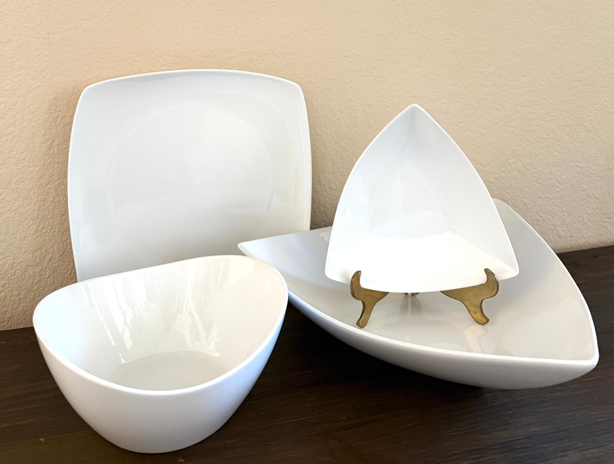 B. Smith Ceramic Serving Ware #221367 | Auctionninja.com