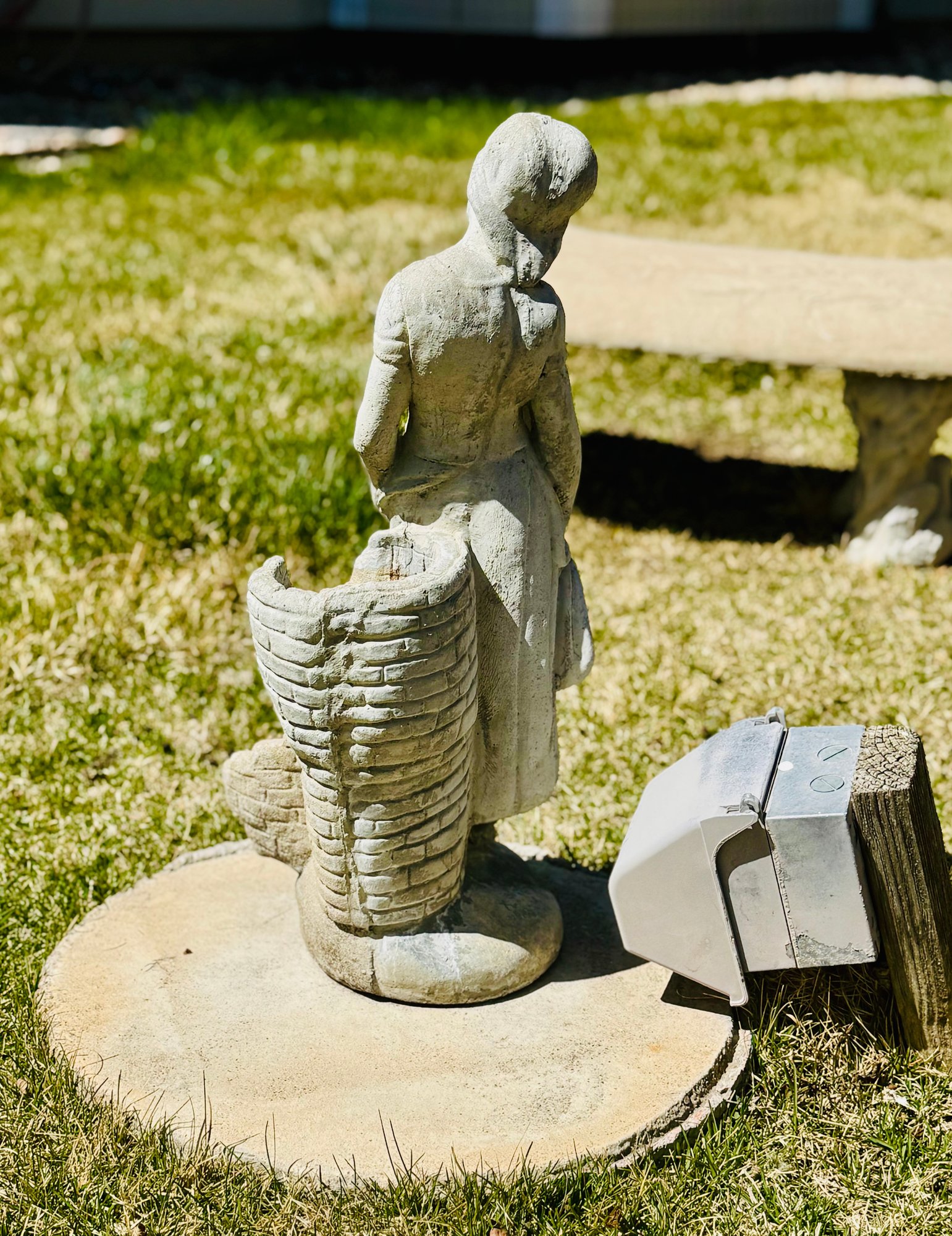22 Inch Garden Statue #227905 | Auctionninja.com