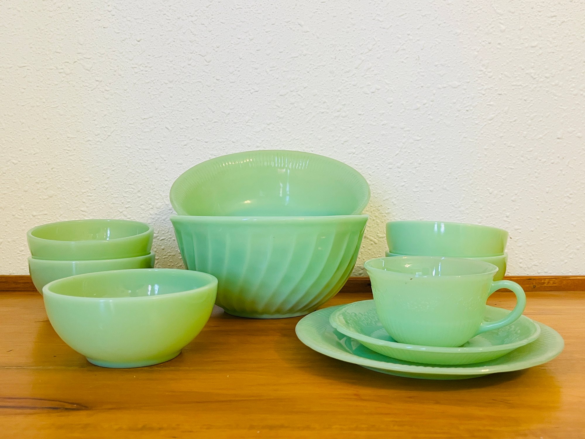 Vintage Fire King Jadeite Alice Pattern Dishware #200785 | Auctionninja.com