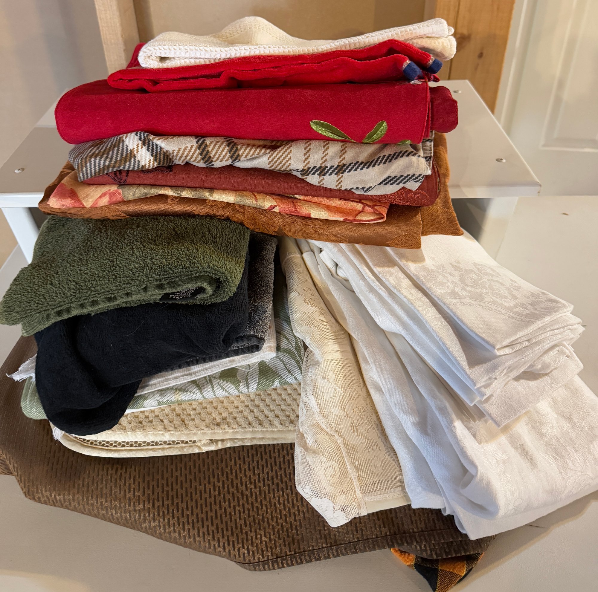 Variety Of Household Linens - Hand Towels, Table Cloths And More ...