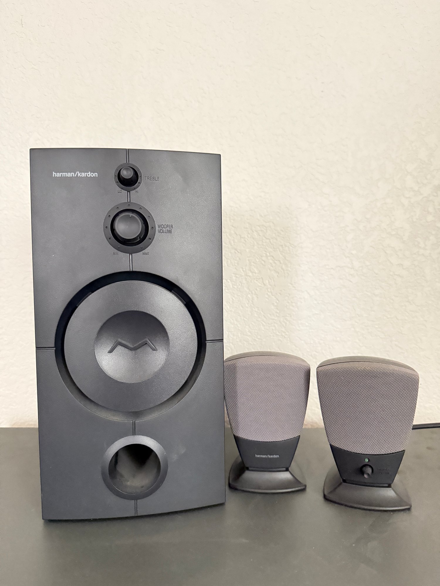 Harmon/Kardon Computer Speakers And Subwoofer #237760 | Auctionninja.com