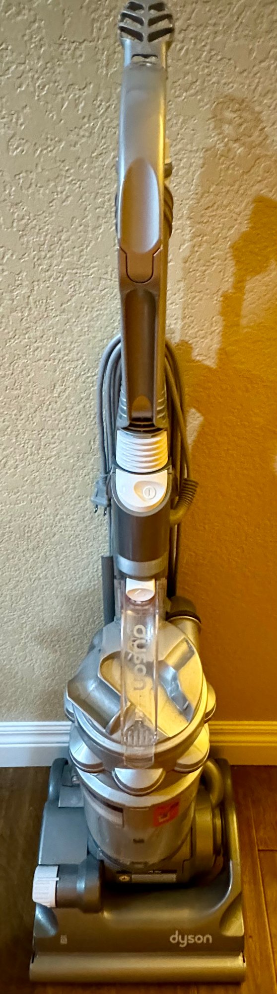Dyson DC 14 - Vacuum With Lifetime Hepa Filter And Manual #202019 ...